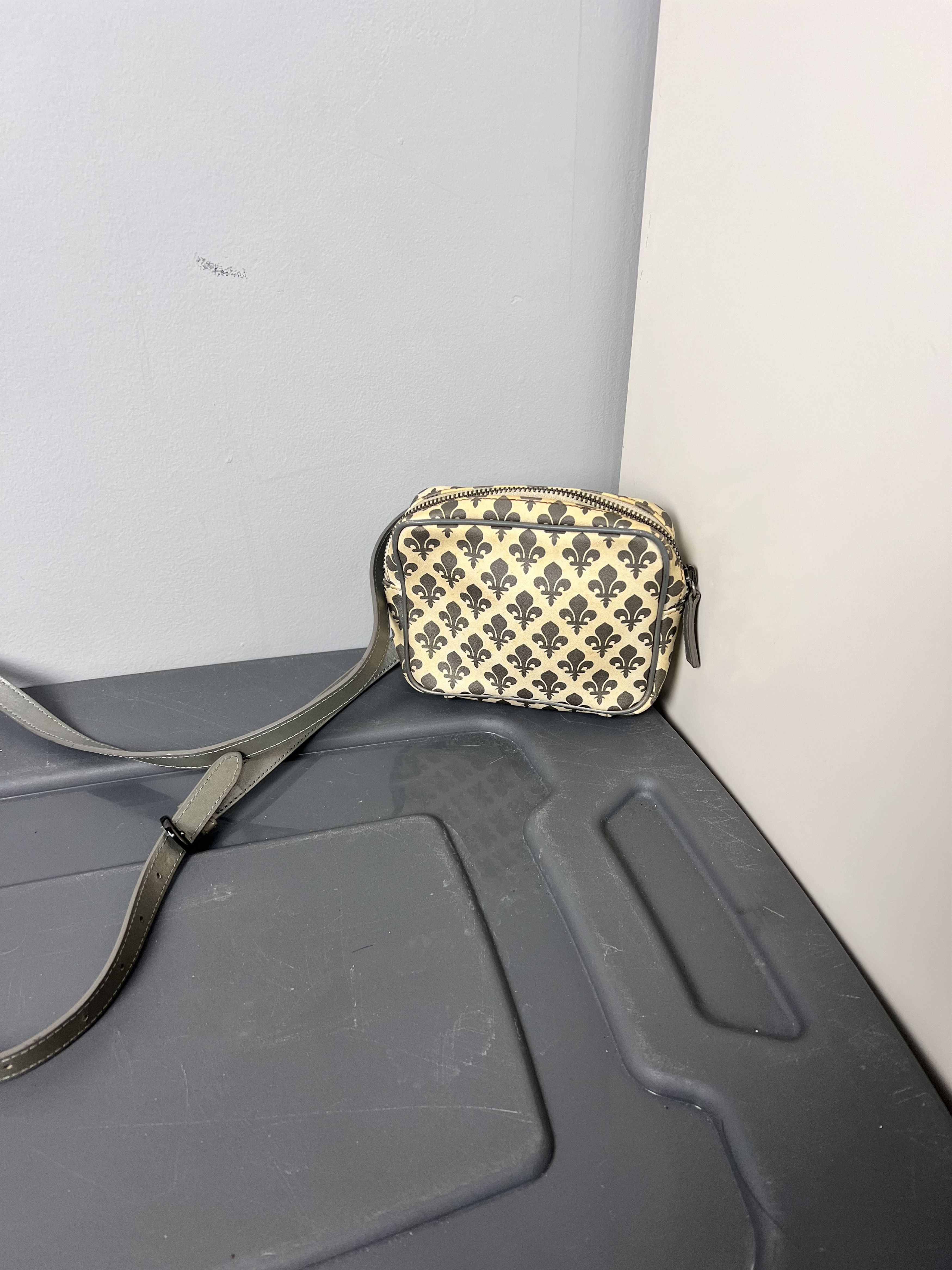 Patrick Cox Patrick Cox "Fleur" Pouch Bag | Grailed