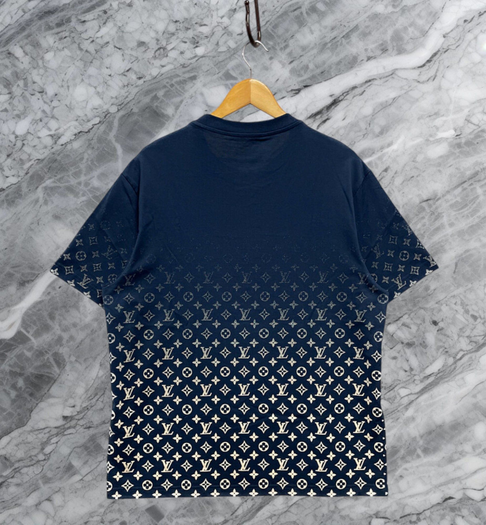 Louis Vuitton Louis Vuitton LV Gradient Monogram Crewneck T-shirt Tee ...