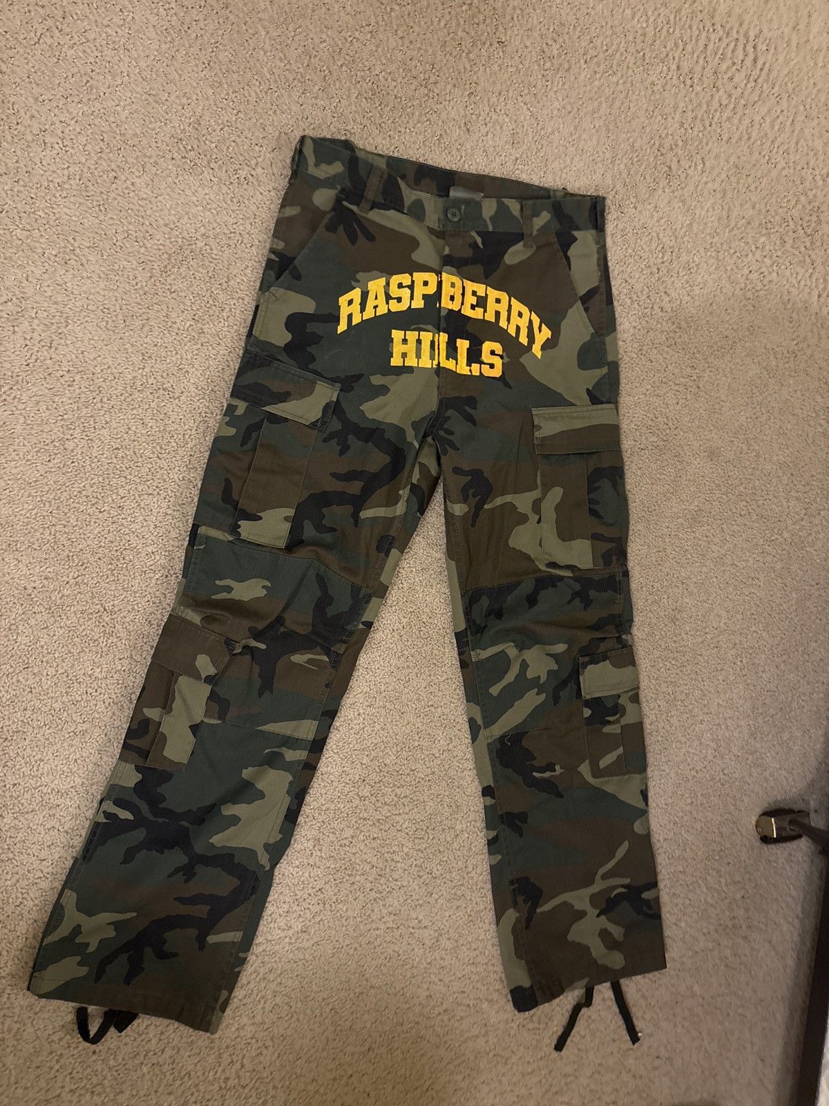 The GV Gallery Gold+Vintage Raspberry Hills Camo Cargo Pants | Grailed