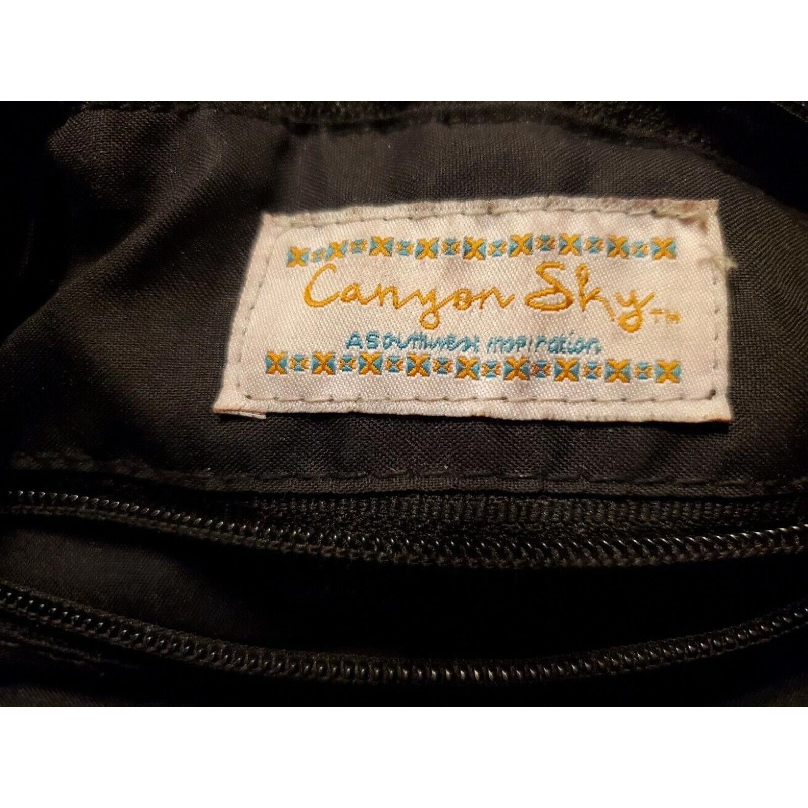 Canon Canyon shoulder bag with 15 inch drop handles | Grailed