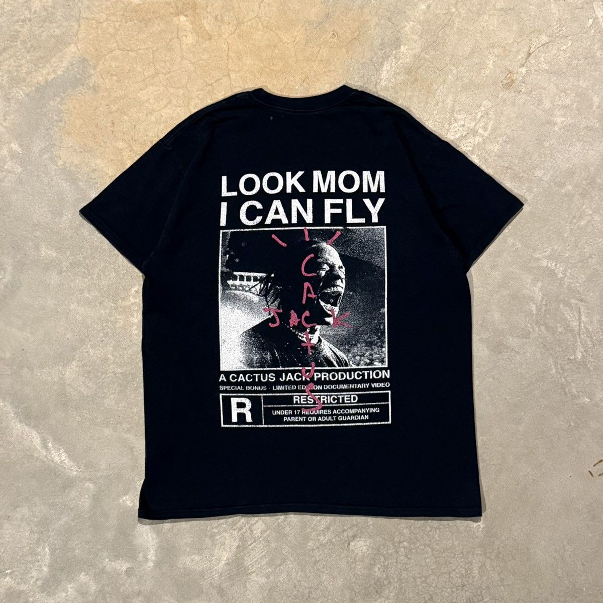 Travis Scott Travis Scott Look Mom I Can Fly Documentary Faded Rap Tee ...