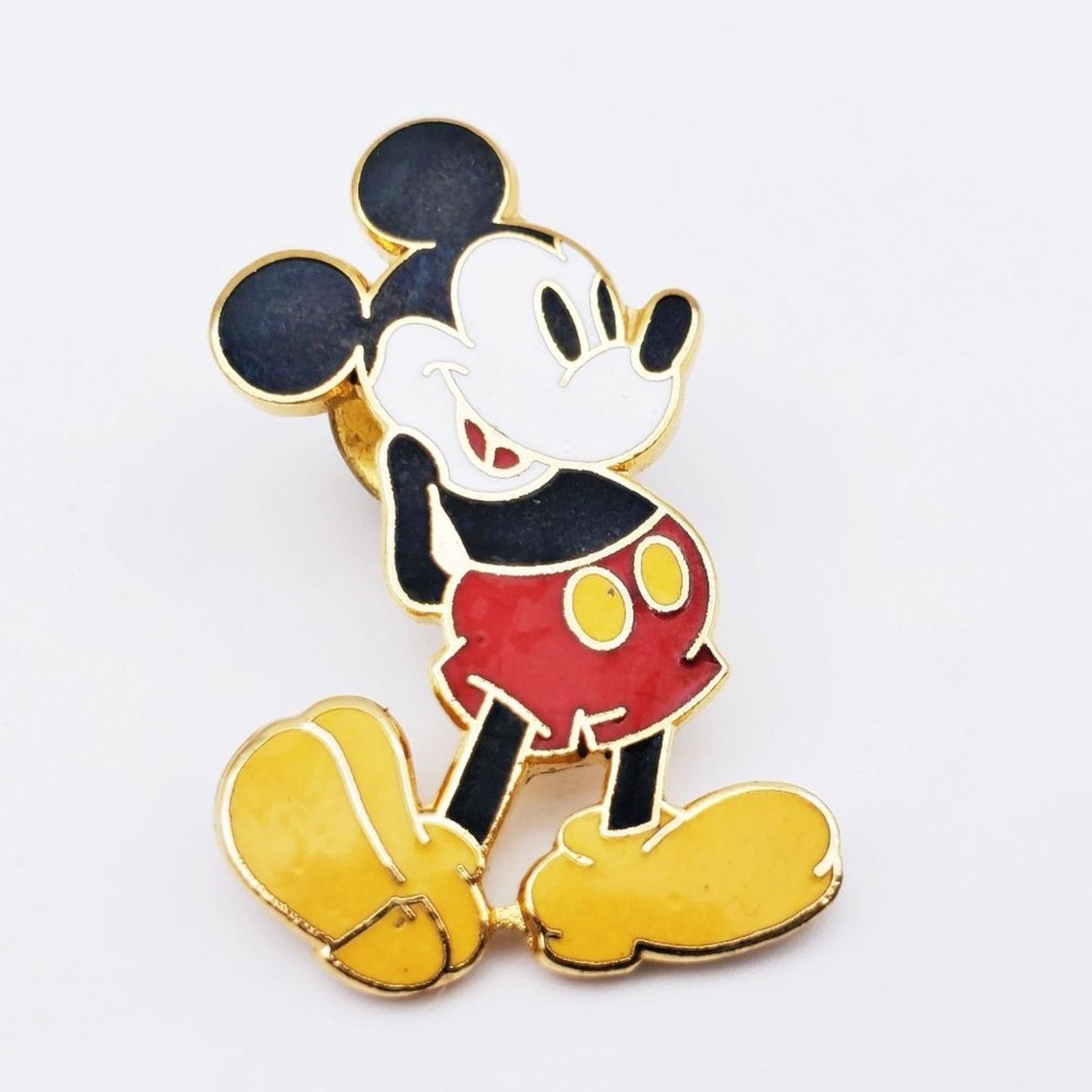 Disney A Classic Touch to Your Collection w Disney Mickey Pose Pin ...