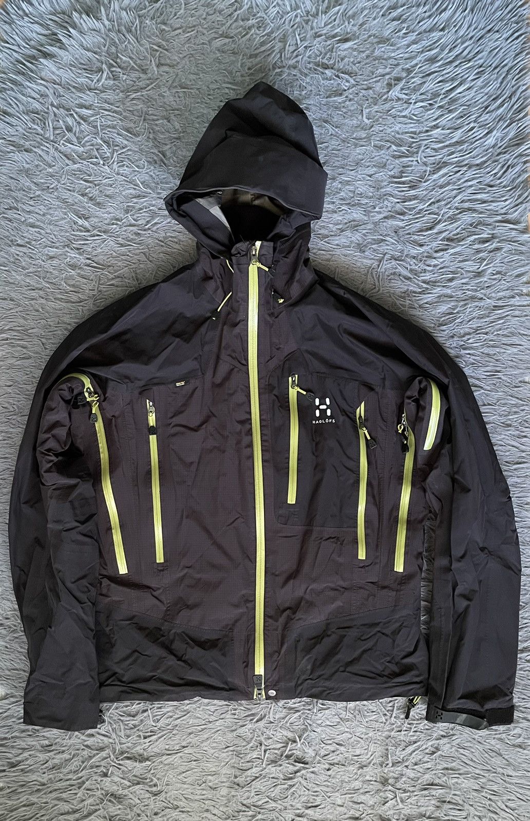 Goretex × Haglofs × Outdoor Life Haglofs gorpcore style gore-Tex ...