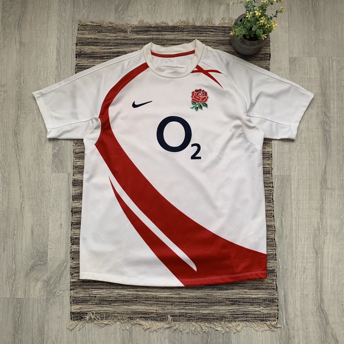 Nike NIKE ENGLAND RUGBY O2 SOCCER SWOOSH HOME JERSEY SHIRT 2000S | Grailed