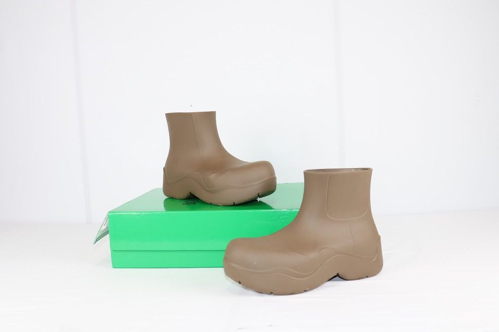 Bottega Veneta o1rshd Puddle Ankle Boots in Jute | Grailed