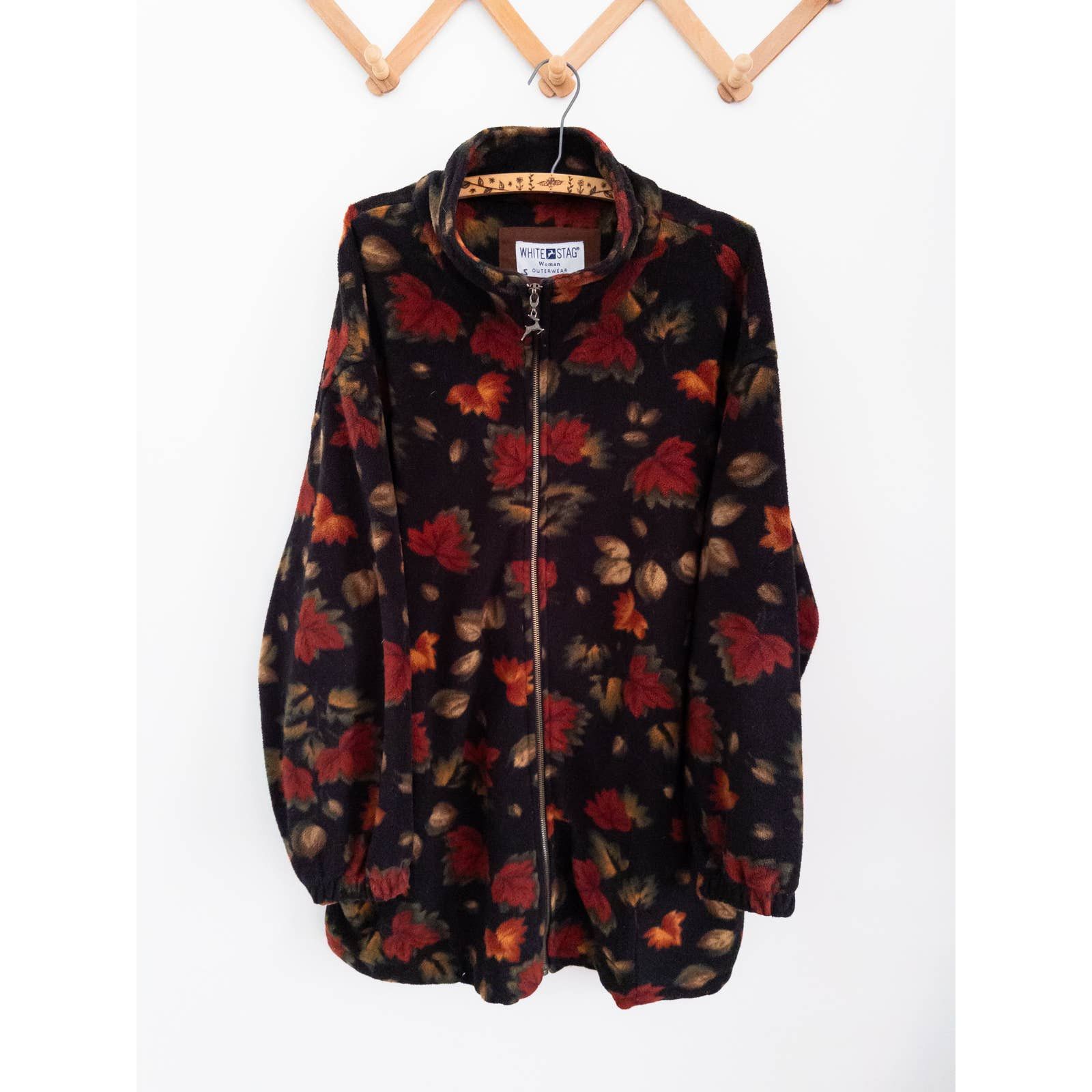 Vintage Vintage White Stag Fleece Jacket with Autumn Leaves | Grailed