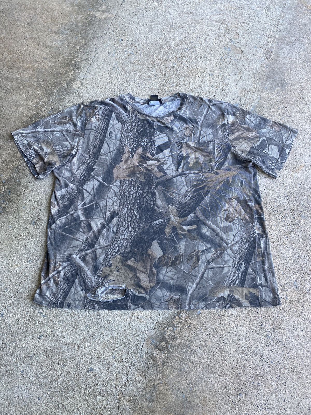 Vintage Vintage 90’s Realtree Camo Faded Distressed Pocket Shirt | Grailed