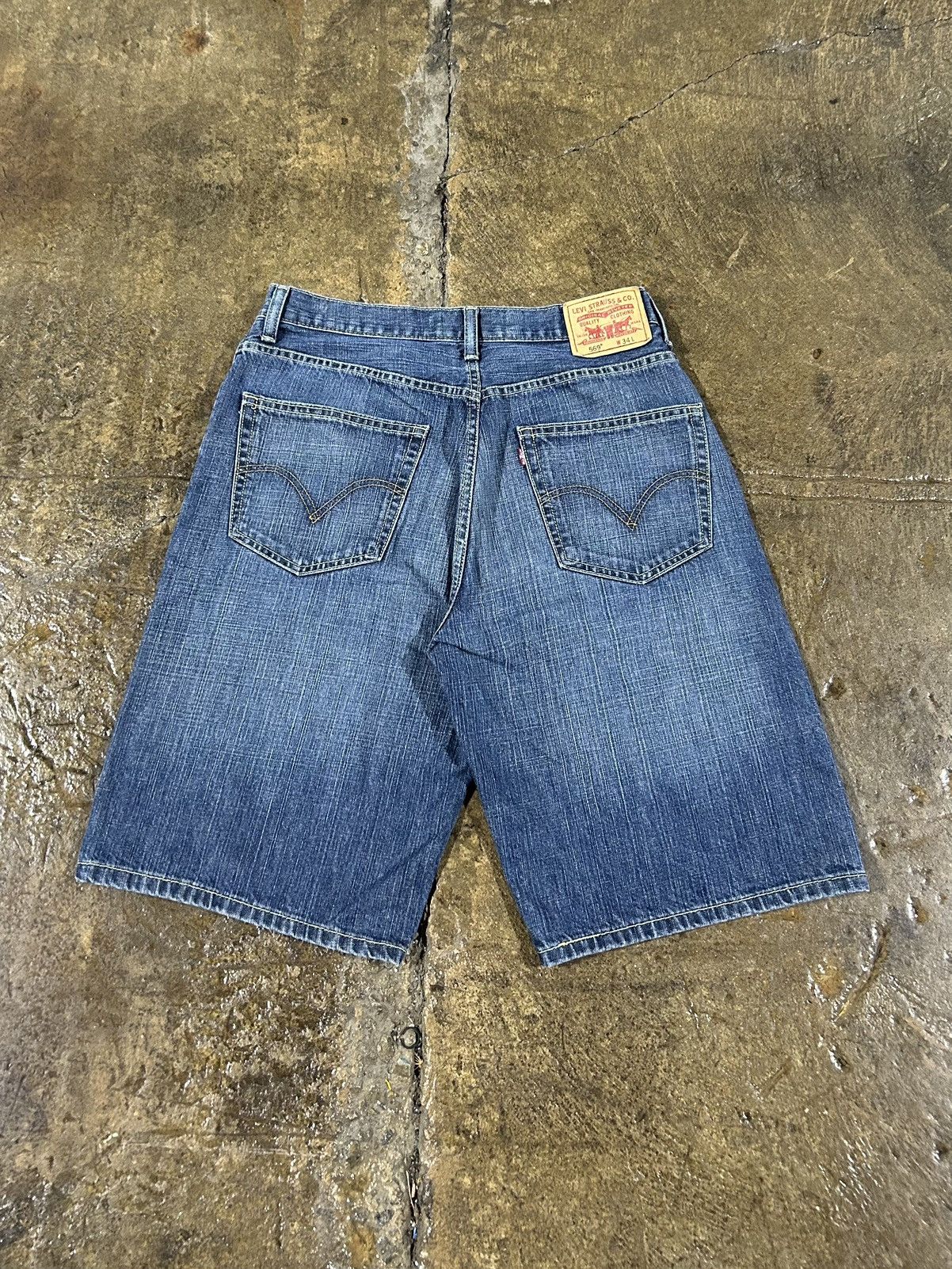 Levi's × Streetwear × Vintage Crazy Vintage Y2K Levi's 569 Jorts ...
