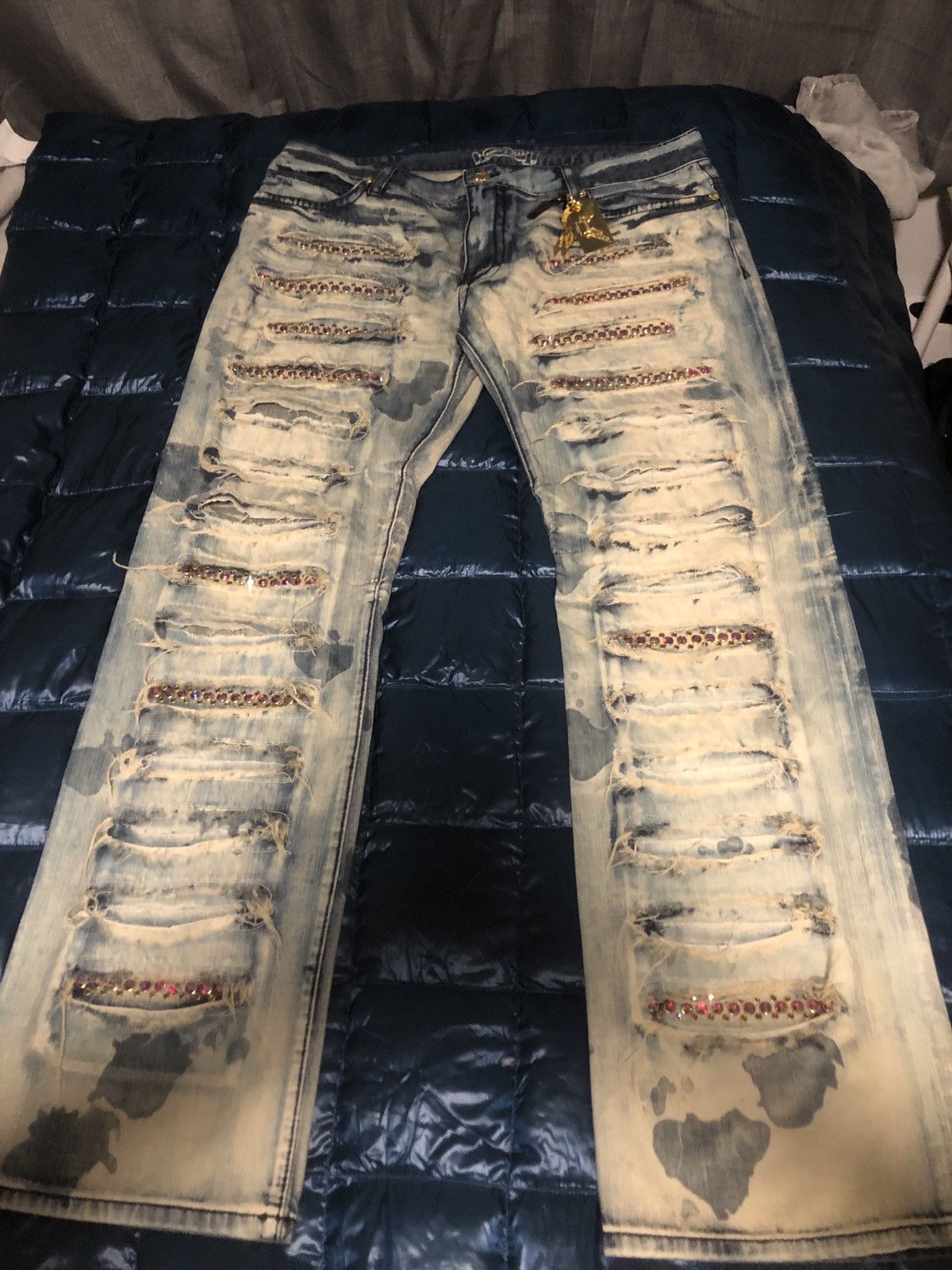 Robins Jeans Robins vintage edition destroy blue jeans with crystals ...