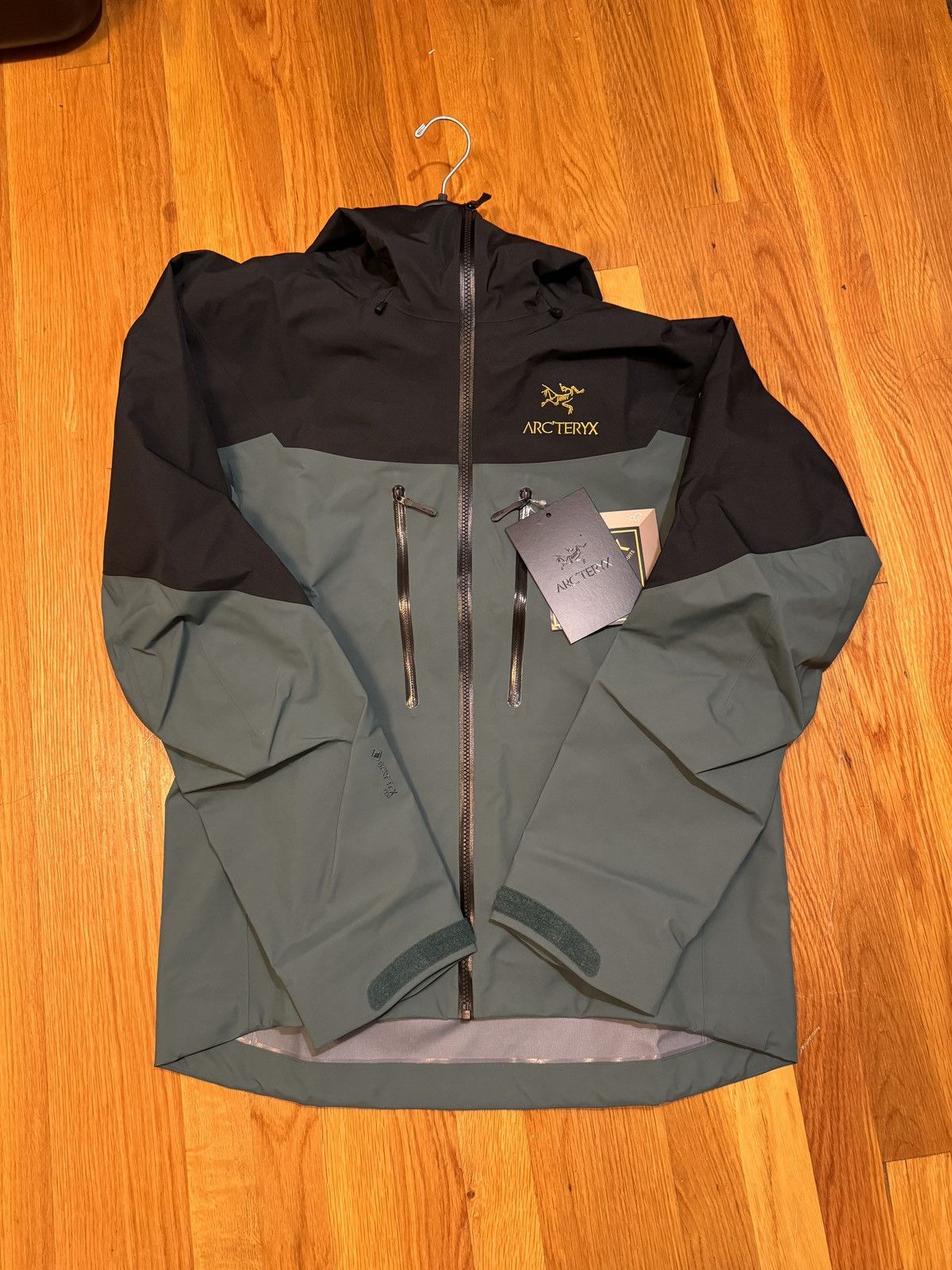 Arc'teryx Arc’teryx Alpha SV ‘23 Dark Magic | Grailed