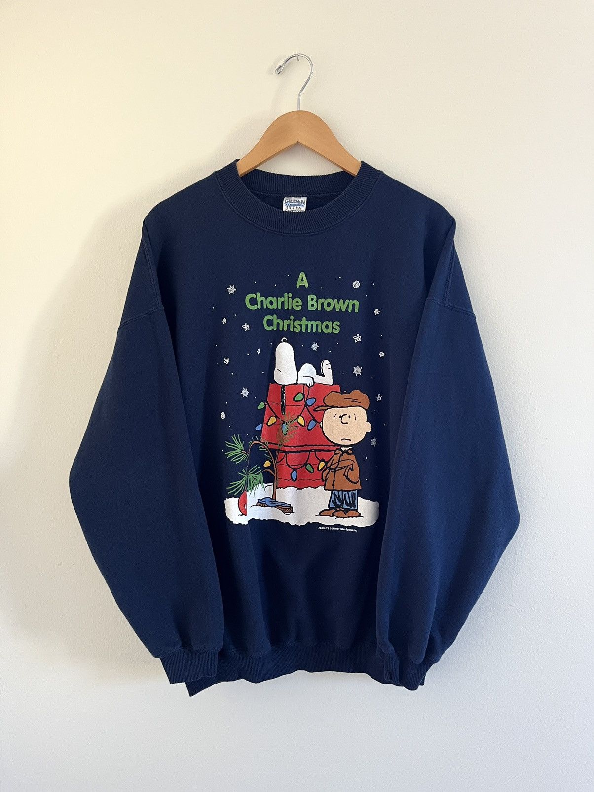 Gildan × Peanuts × Vintage VINTAGE 00’S PEANUTS “A CHARLIE BROWN CHRISTMAS” SWEATSHIRT | Grailed