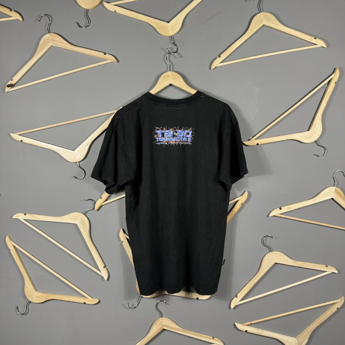 Vintage Vintage 90s Terminator 2 Universal Studios Schwarnegger Tee ...