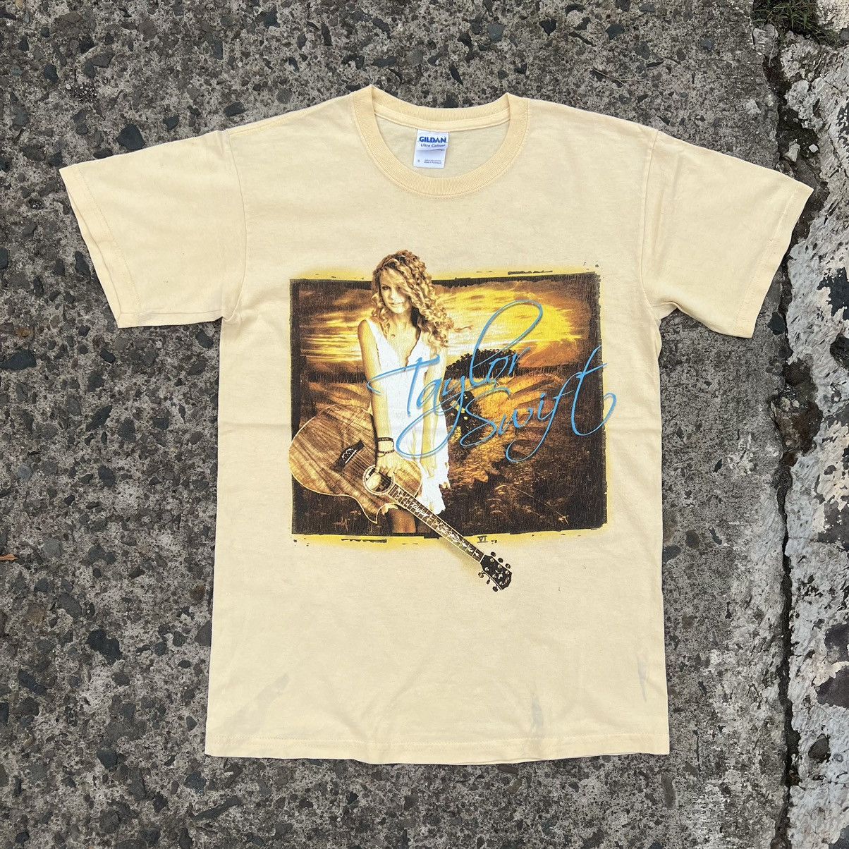 Band Tees × Vintage Taylor Swift First Debut Album Tour 2006 Nashville ...