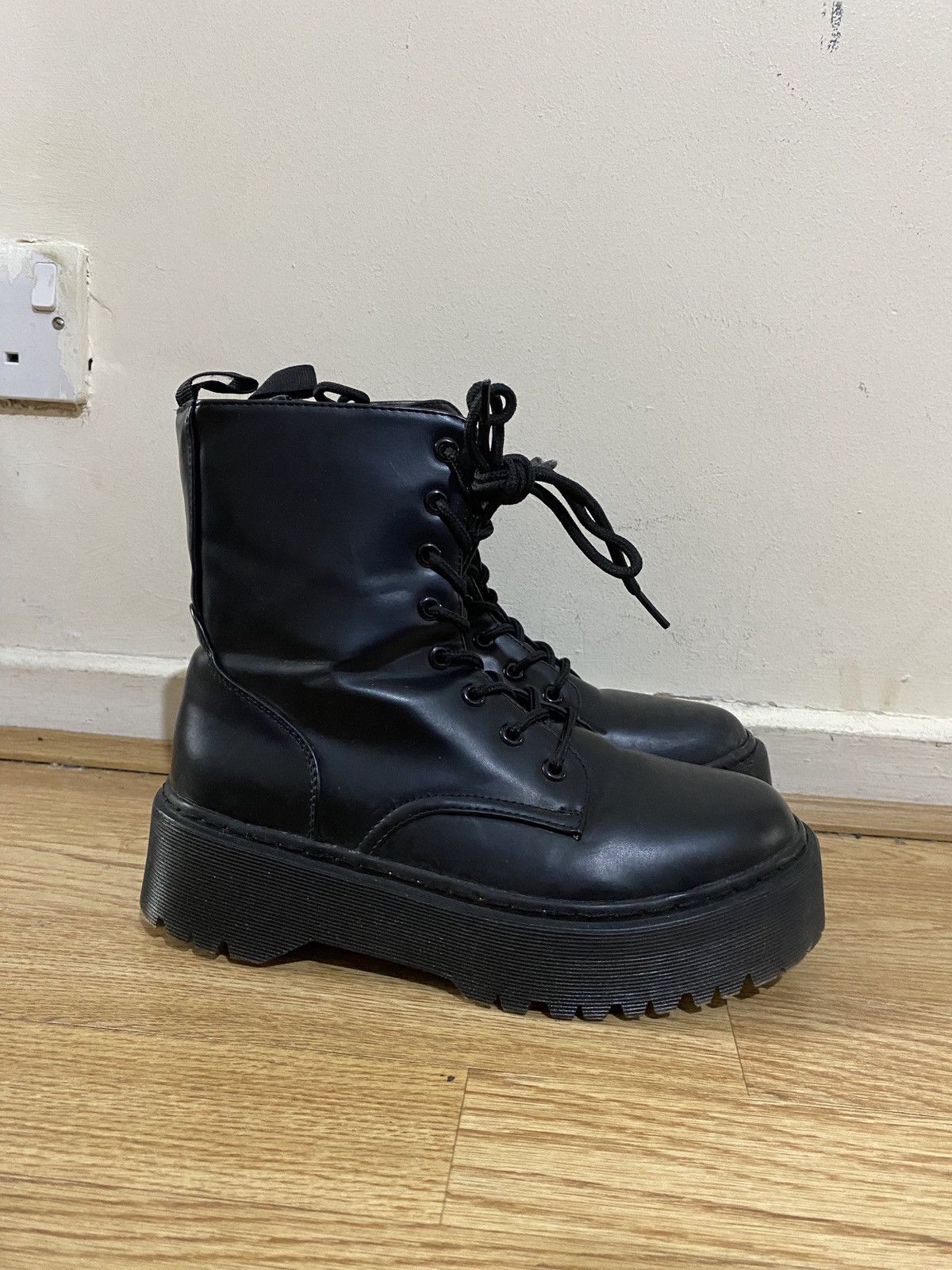 Vintage Ankle high black leather boots. | Grailed