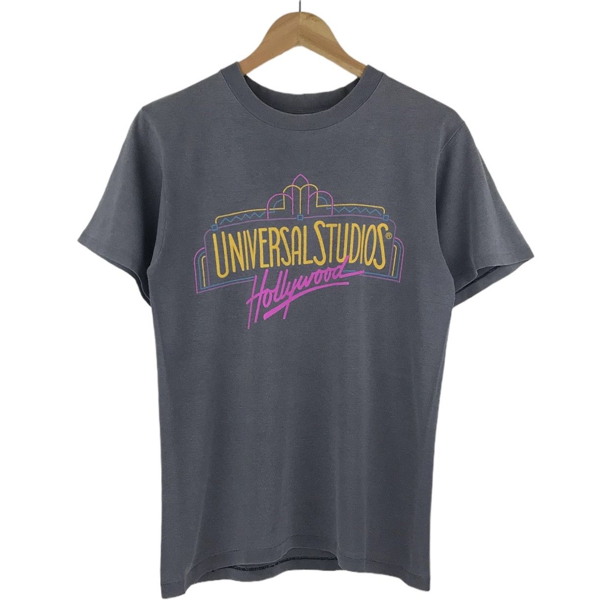 Vintage Vintage 90s Universal Studios Hollywood Big Logo Tee Shirt M ...