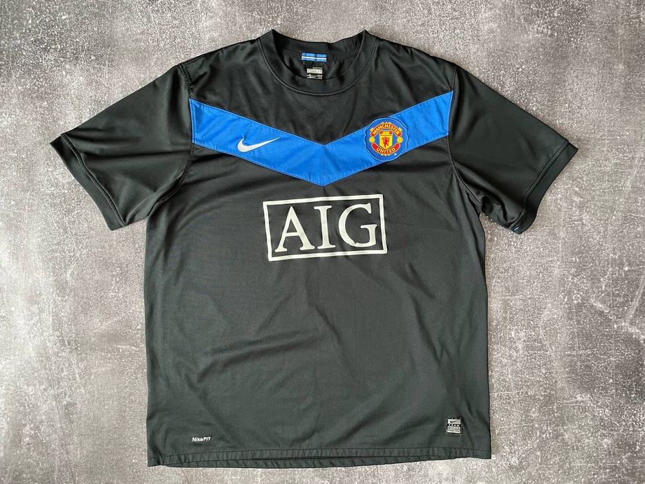 Nike Vintage Nike Manchester United AIG Soccer Jersey T-shirt | Grailed