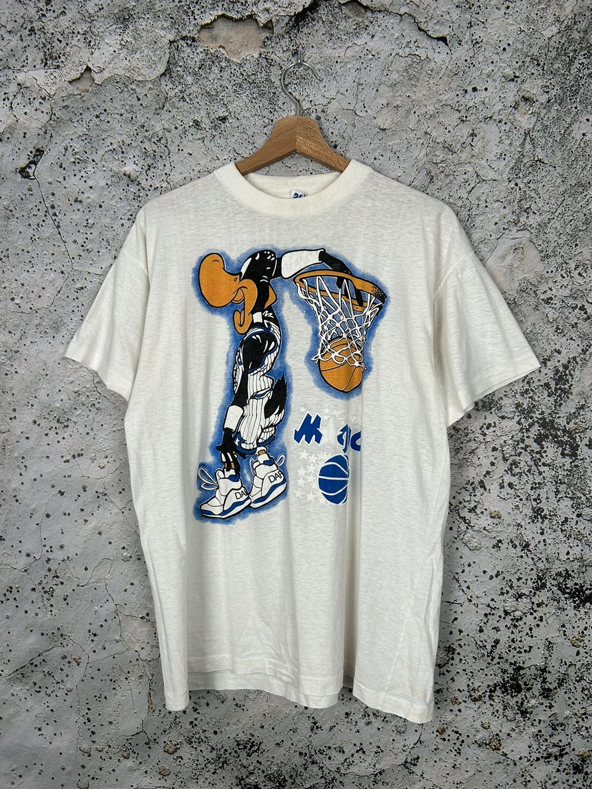 NBA × Vintage × Warner Bros Vintage Orlando Magic Daffy Duck NBA 90s ...