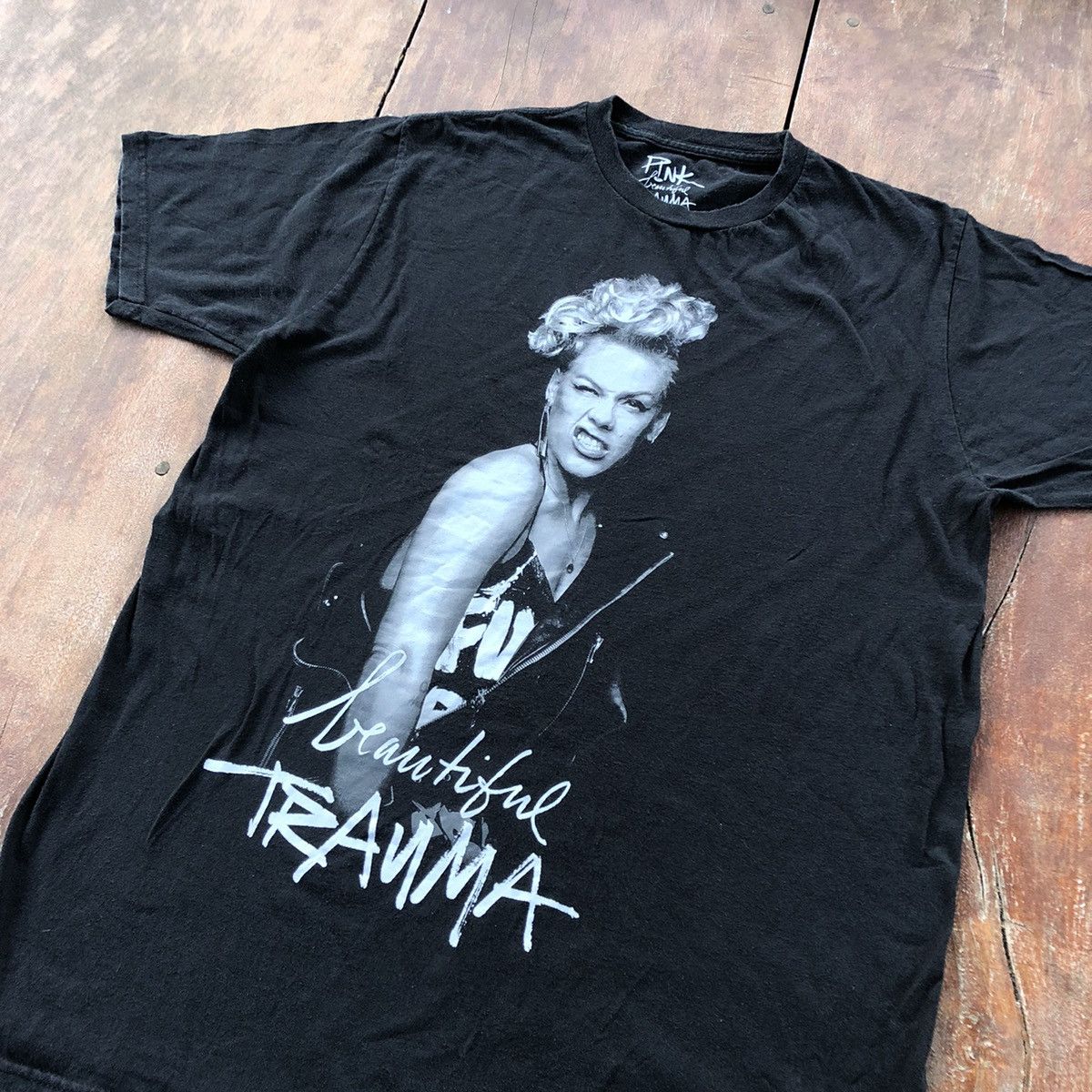 Band Tees × Rare × Vintage Vintage Tour Pink American Singer Rare Shirt ...