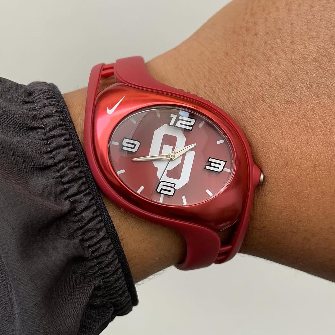 Nike × Vintage NIKE TRIAX SWIFT COLLEGE SPORT TEAM WATCH | Grailed