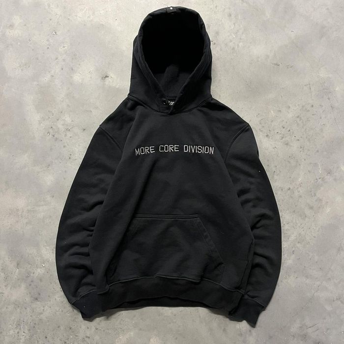 Vintage Crazy Vintage Y2K/2000s More Core Division Surf Essential ...