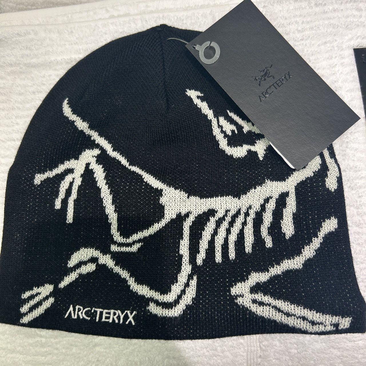 Arc'teryx Arcteryx black/white skeleton beanie | Grailed Arc'teryx Arcteryx black/white skeleton beanie | Grailed