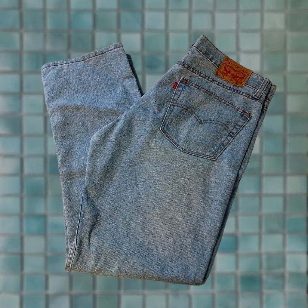 Levi's VINTAGE Levi's 514 Jeans Mens 38x32 Light Blue Denim Straight ...