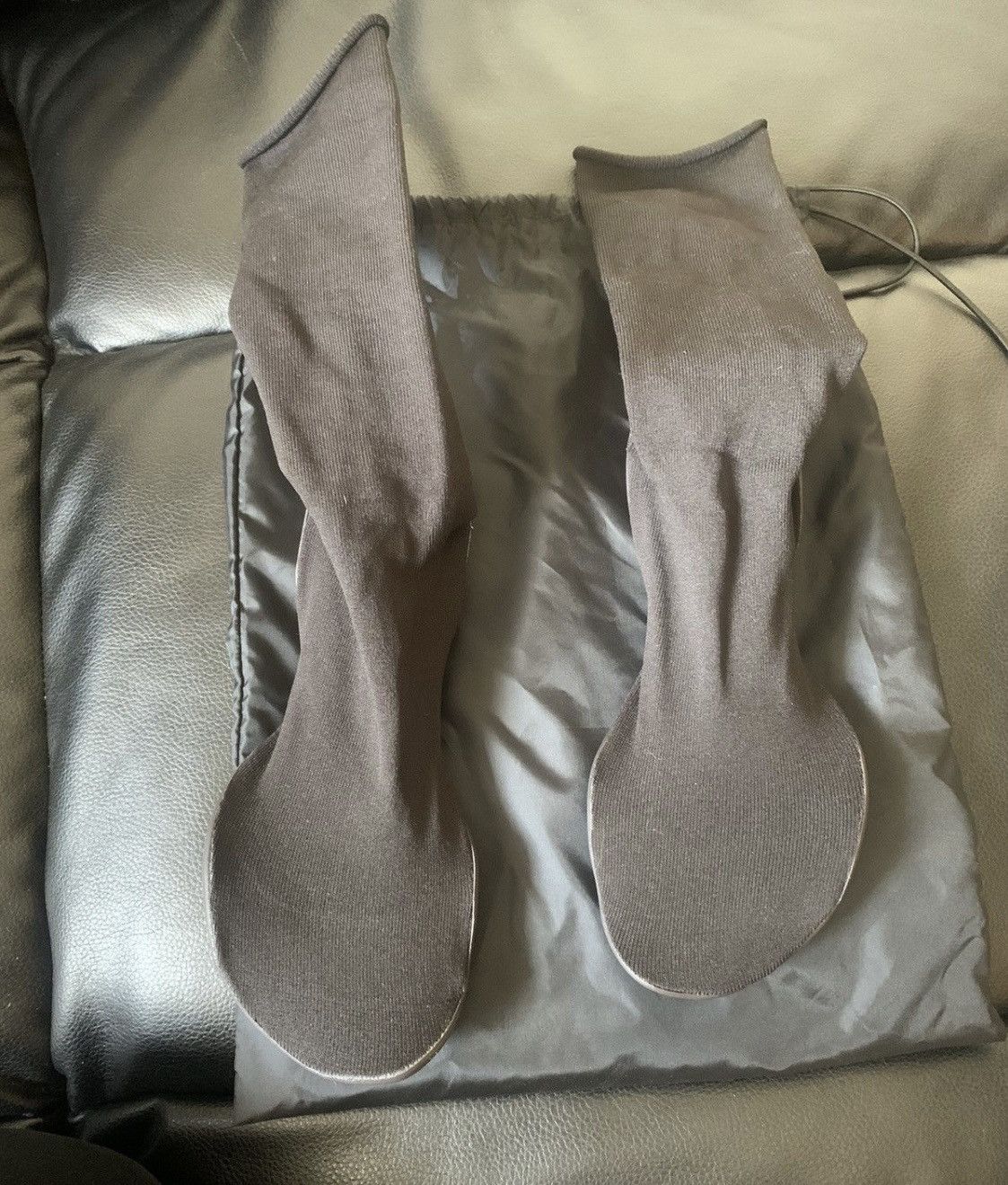 Kanye West Yeezy Pods | Grailed