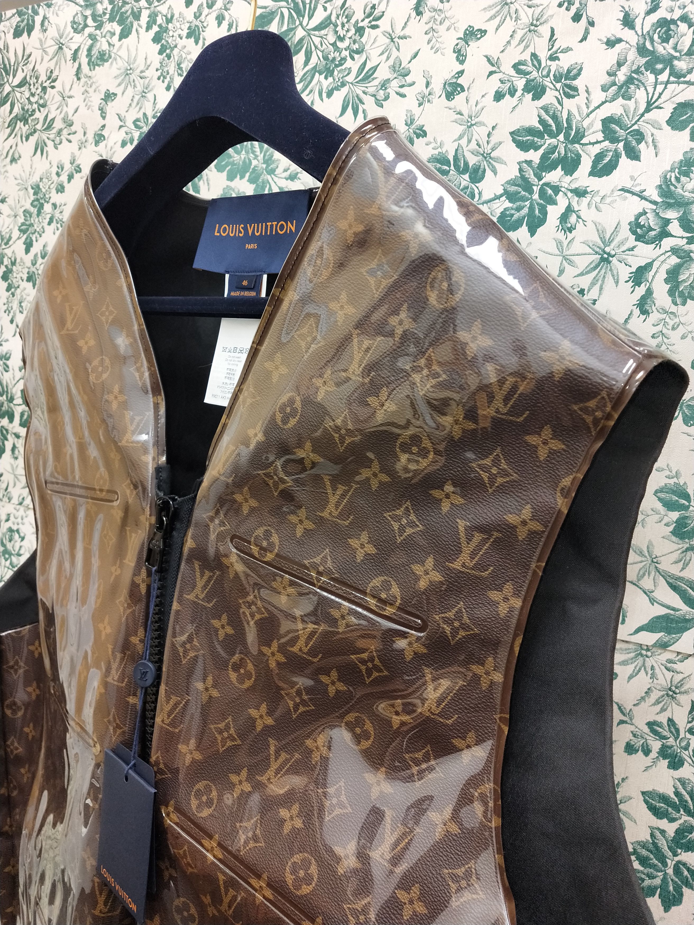 Louis Vuitton Monogram Inflatable Vest | Grailed