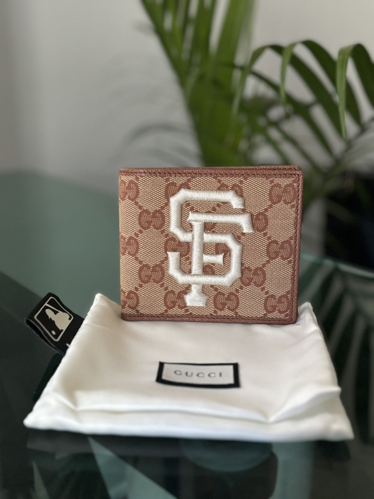 Gucci SUPER RARE MLB X GUCCI SF WALLET | Grailed