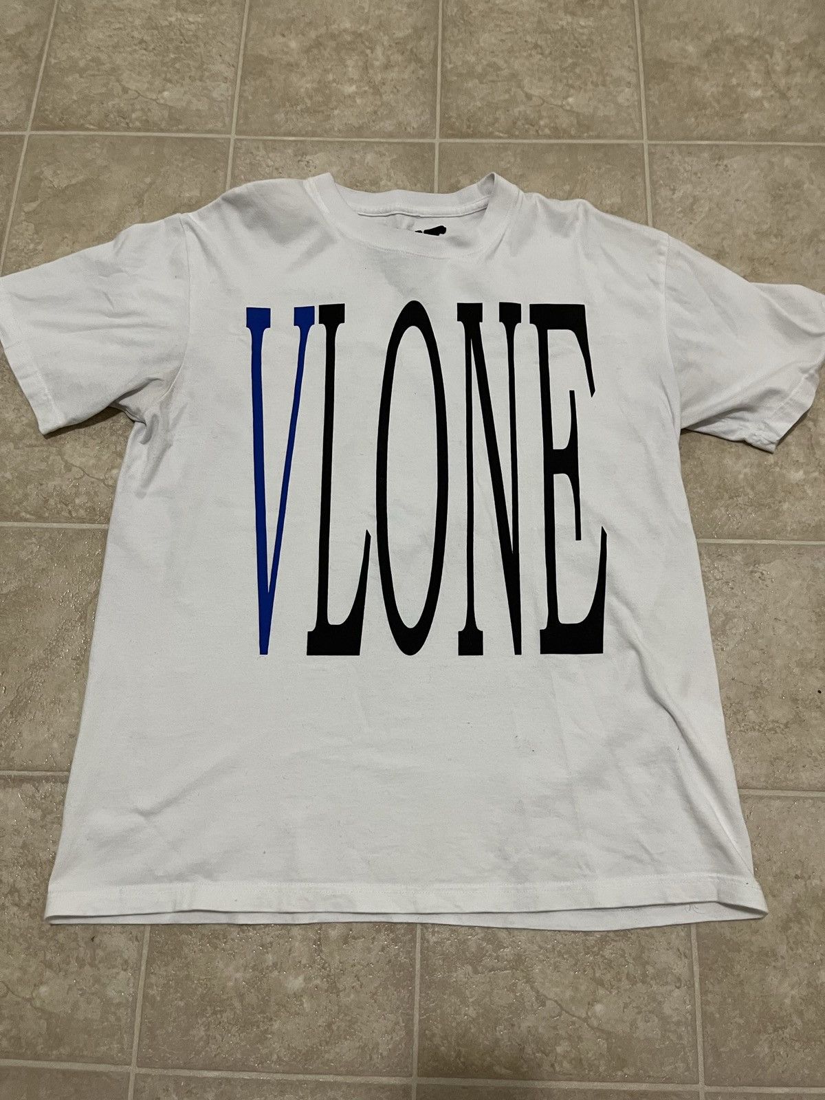 Vlone OG Vlone Staple Tee (white/blue) | Grailed