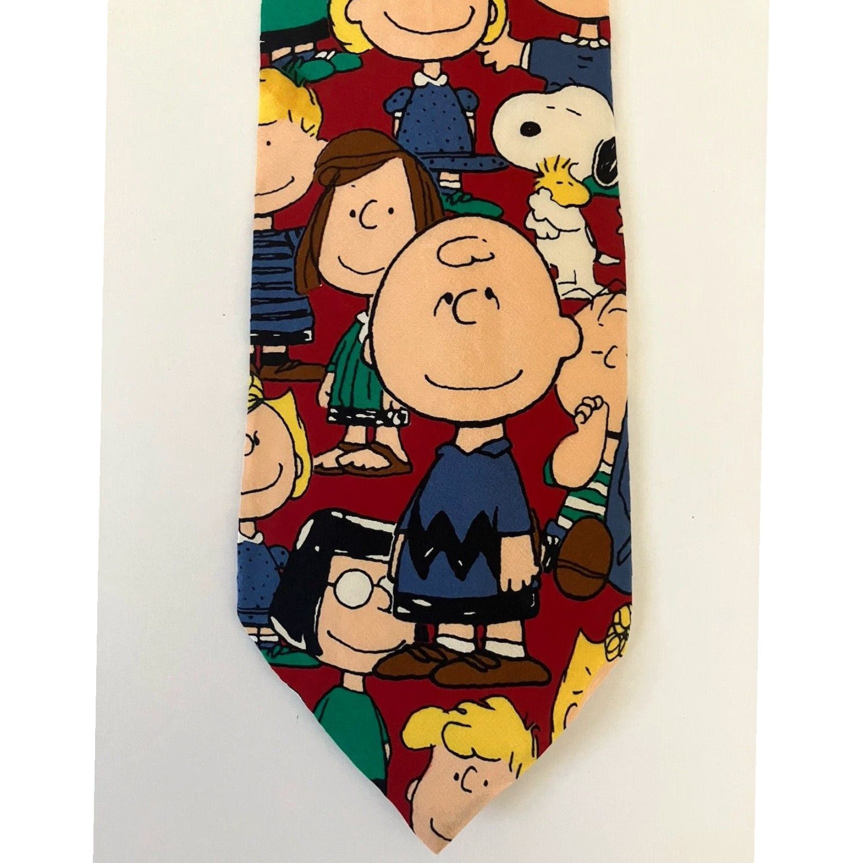 Peanuts Snoopy Charlie Brown Necktie for Men Made of Luxurious Silk ...