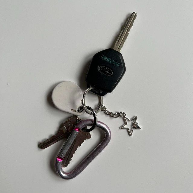 Silver Y2K 2000s star pendant key ring for keychain | Grailed