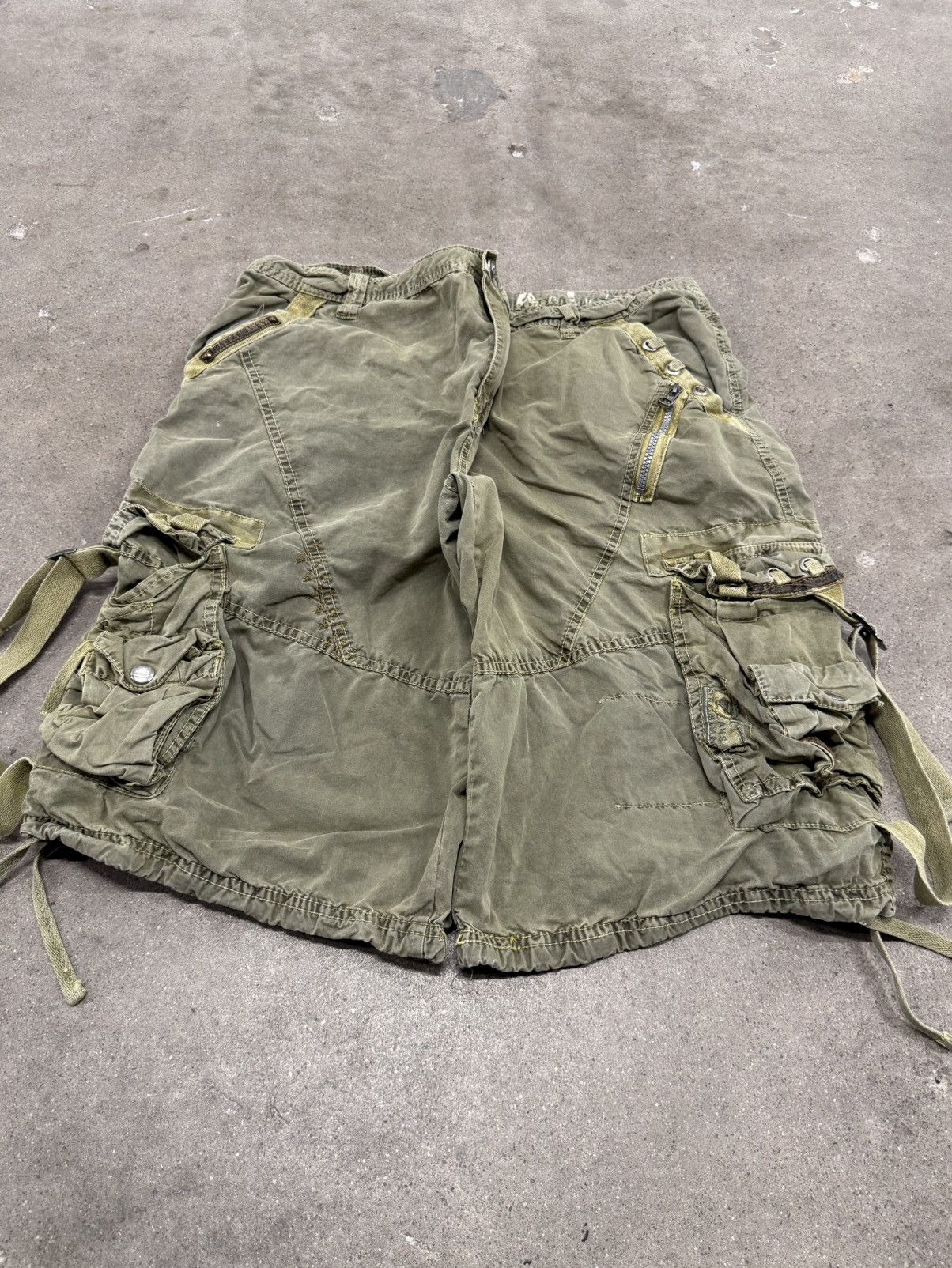 FUSAI VINTAGE FUSAI JAPAN Y2K ARCHIVE MULTIPOCKET CARGO SHORTS | Grailed