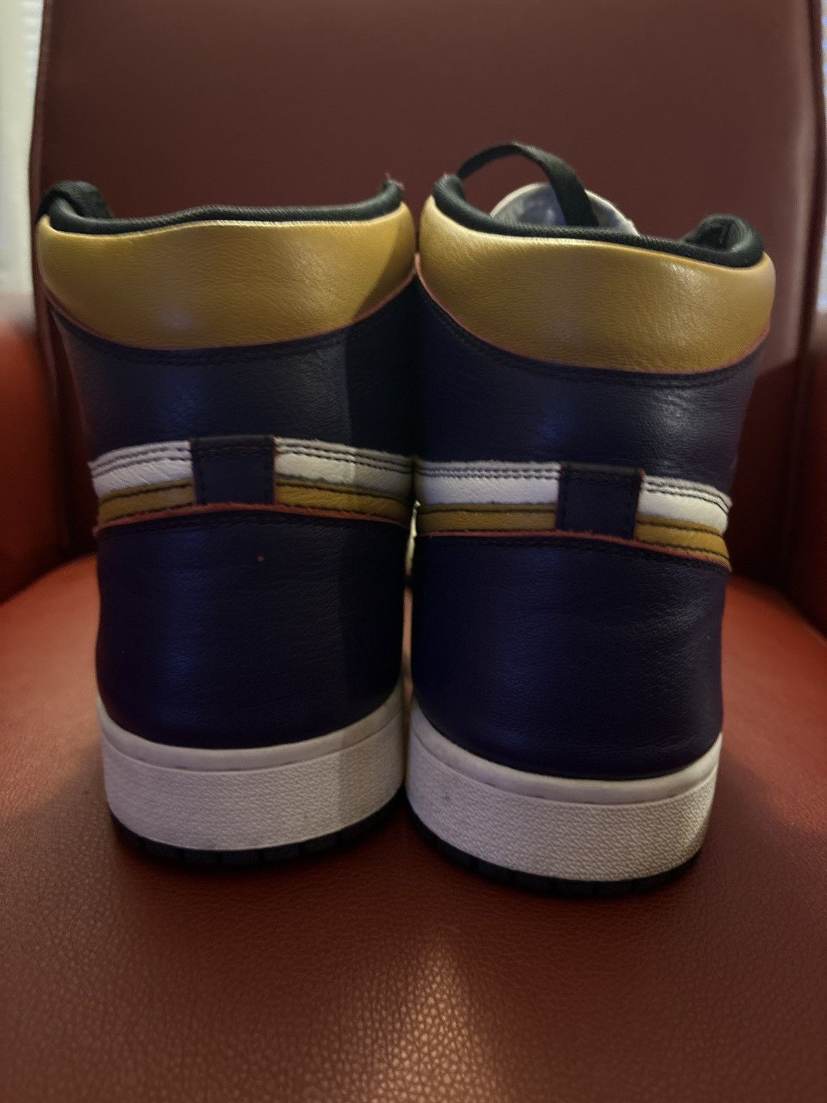 Nike Air Jordan 1 Retro SB L.A. to Chicago Hi Top Sneakers