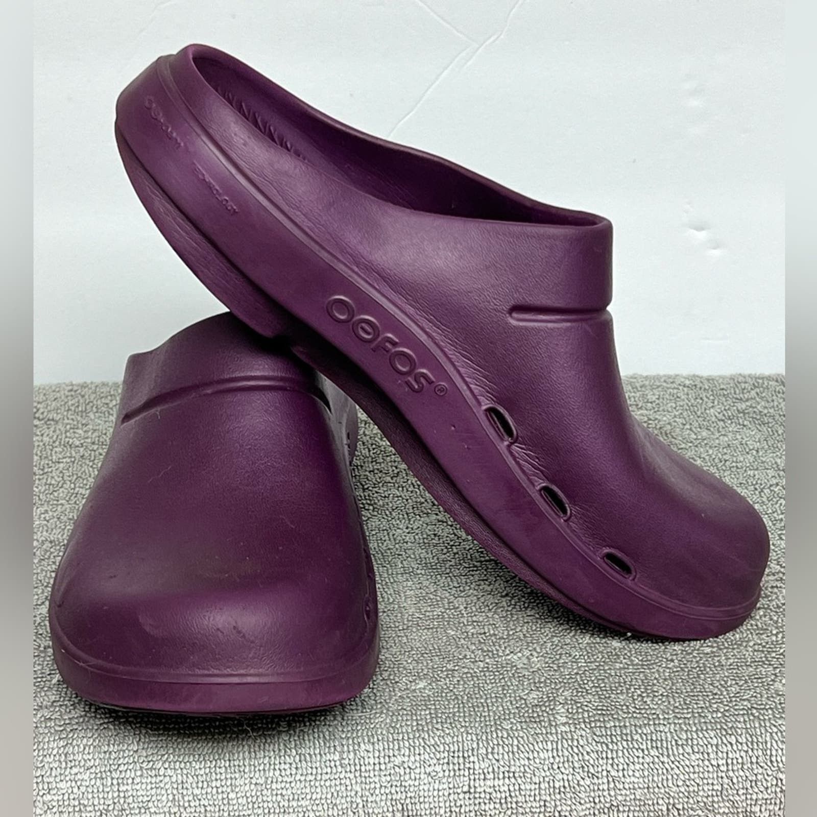 OOF Wear Oofos Oocloog Clogs Womens 9 Plum Recovery Orthopedic Mules ...