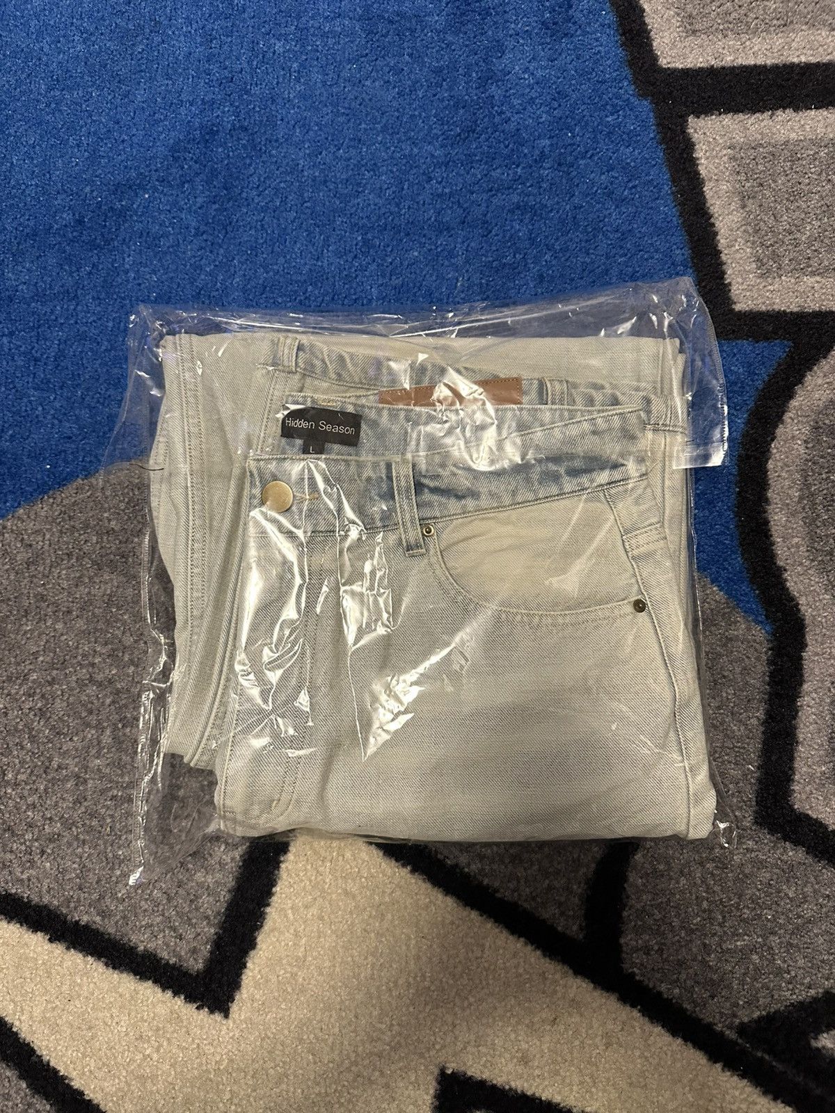 HMDD × Streetwear × The GV Gallery HIDDEN SEASON (Baggy Inside Out ...