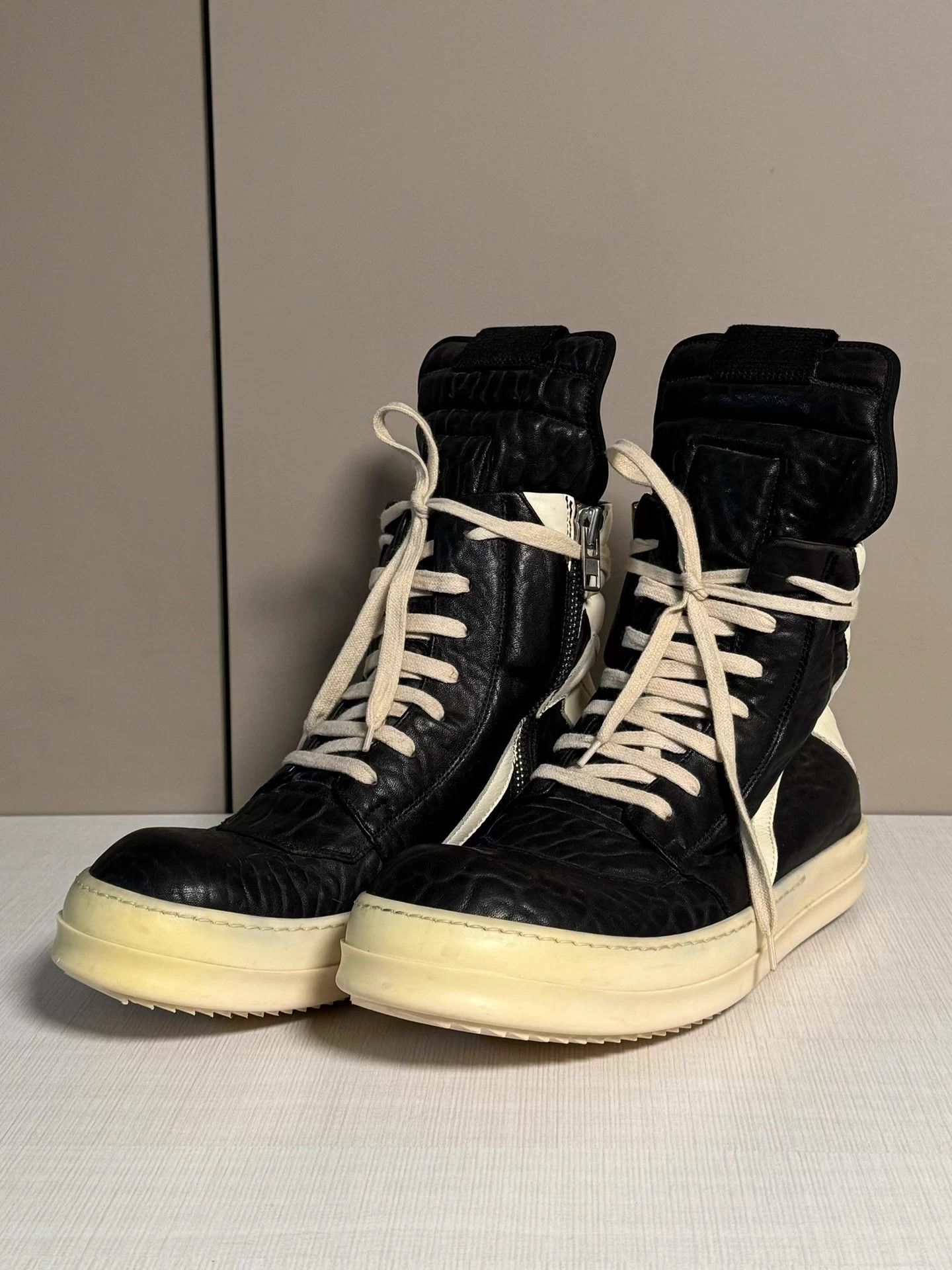 Rick Owens RO 42 Inverted Triangle Litchi Cracked Black | Grailed