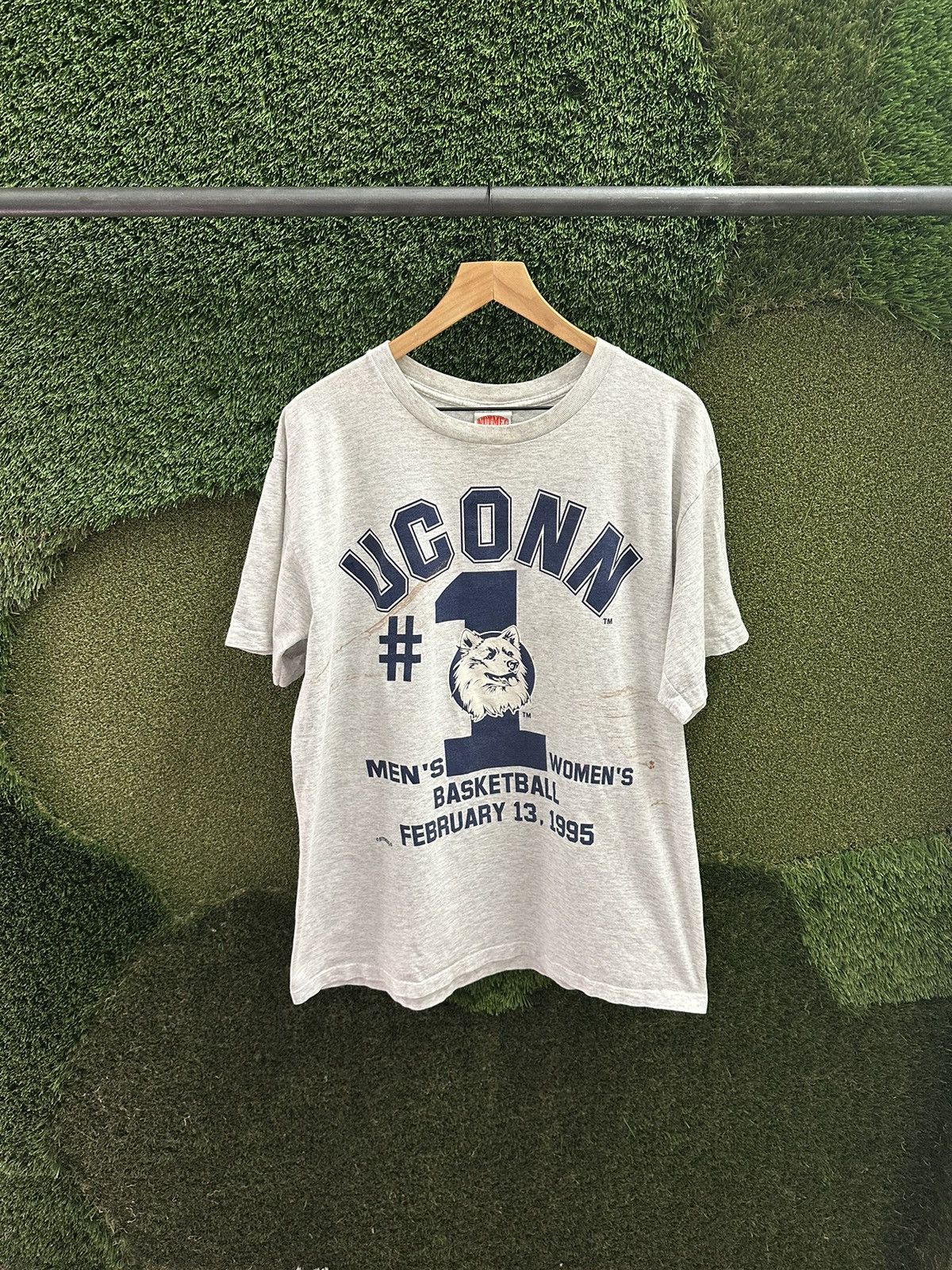 Vintage Vintage 1995 NCAA UCONN #1 Basketball T-shirt | Grailed