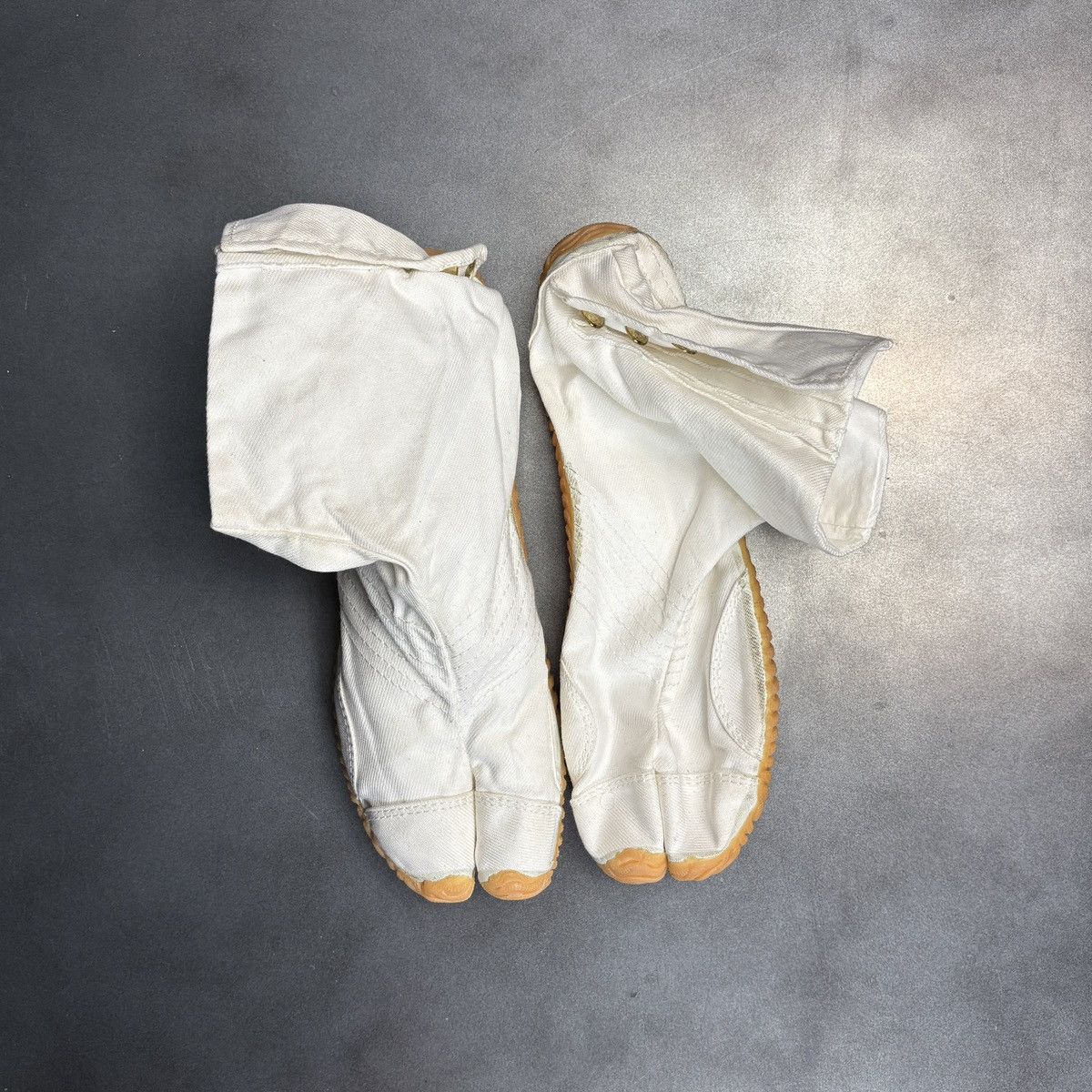 Japanese Brand × Tabi Footwear Marugo Matsuri Jog Split Toe Tabi ...