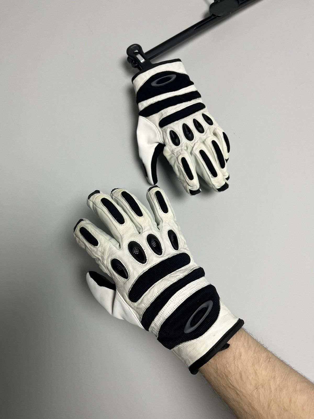 Oakley × Streetwear × Vintage VINTAGE OAKLEY LEATHER GLOVES VERY RARE GORPCORE Y2K JAPAN | Grailed