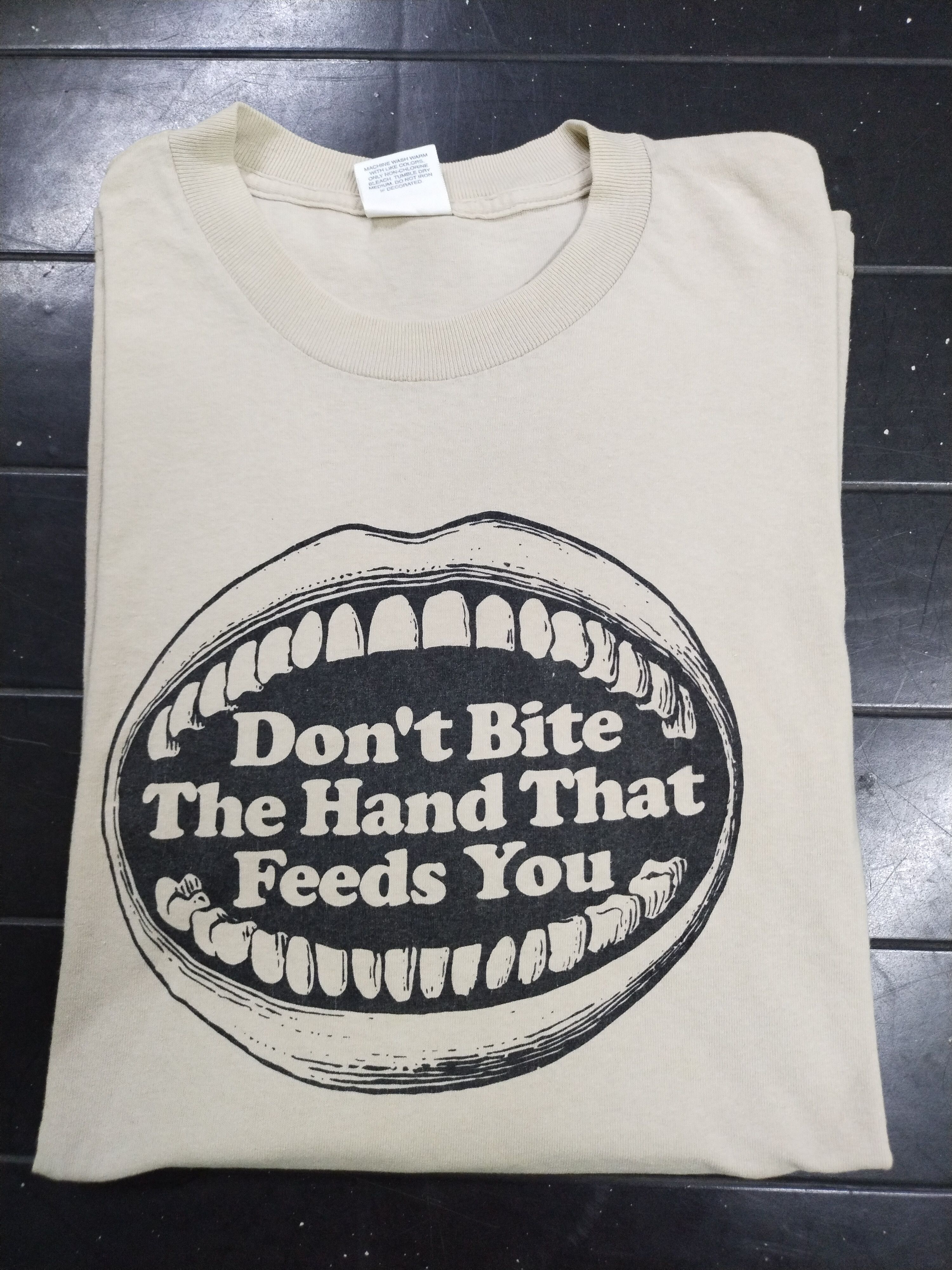 Supreme × Vintage Super Rare 💥Vtg Don't Bite The Hand That Feeds You ...