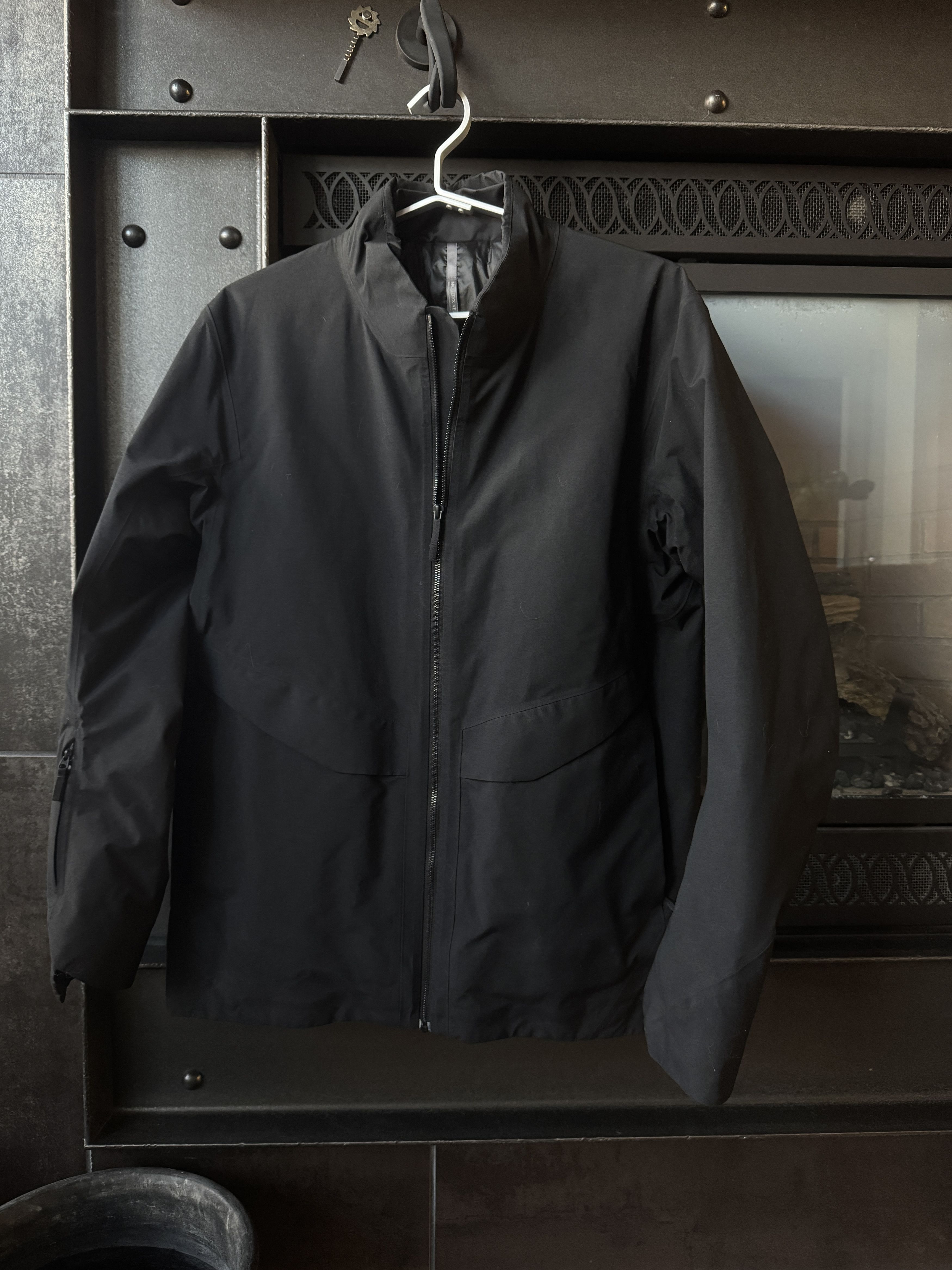 Arc'teryx Arc'Teryx VEILANCE Range IS Heavy Jacket US XL | Grailed