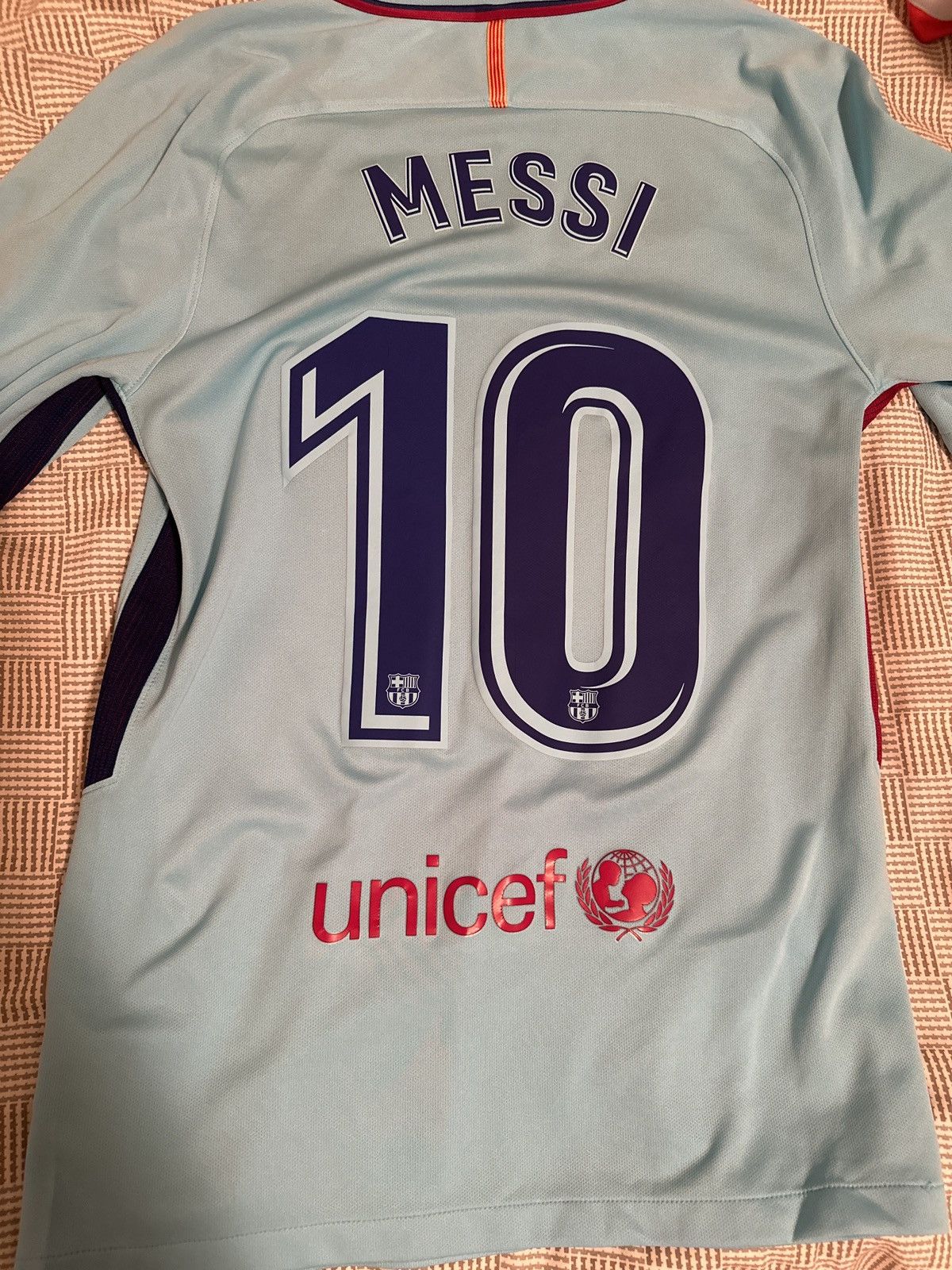 Nike Messi FC Barcelona 17-18 Away Kit | Grailed