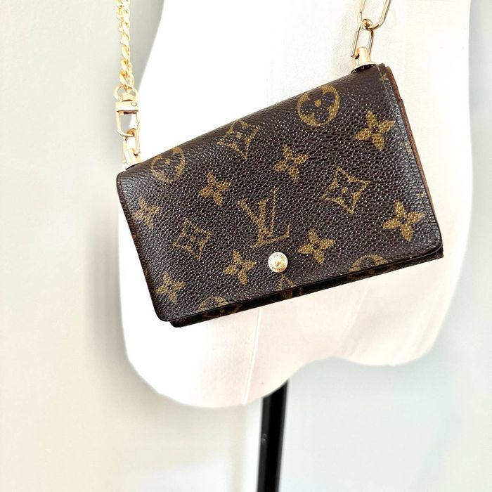 Louis Vuitton Louis Vuitton Monogram Crossbody Wallet | Grailed