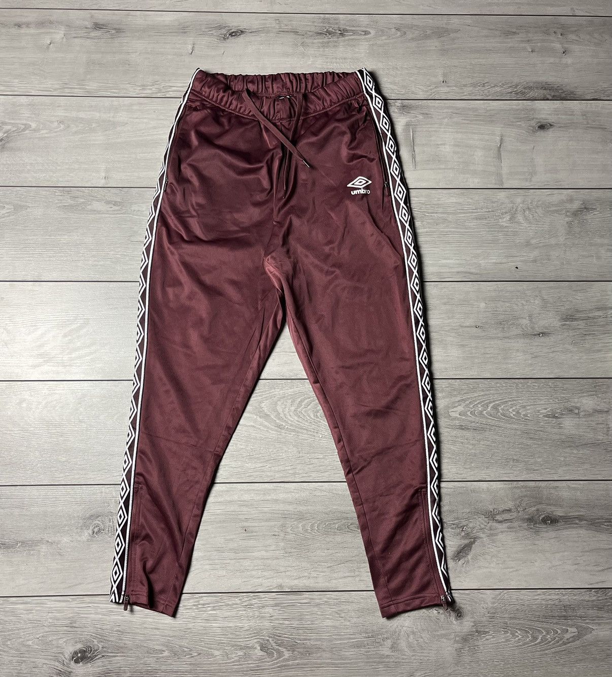 Umbro Umbro sweatpants logo leg size Large | Grailed