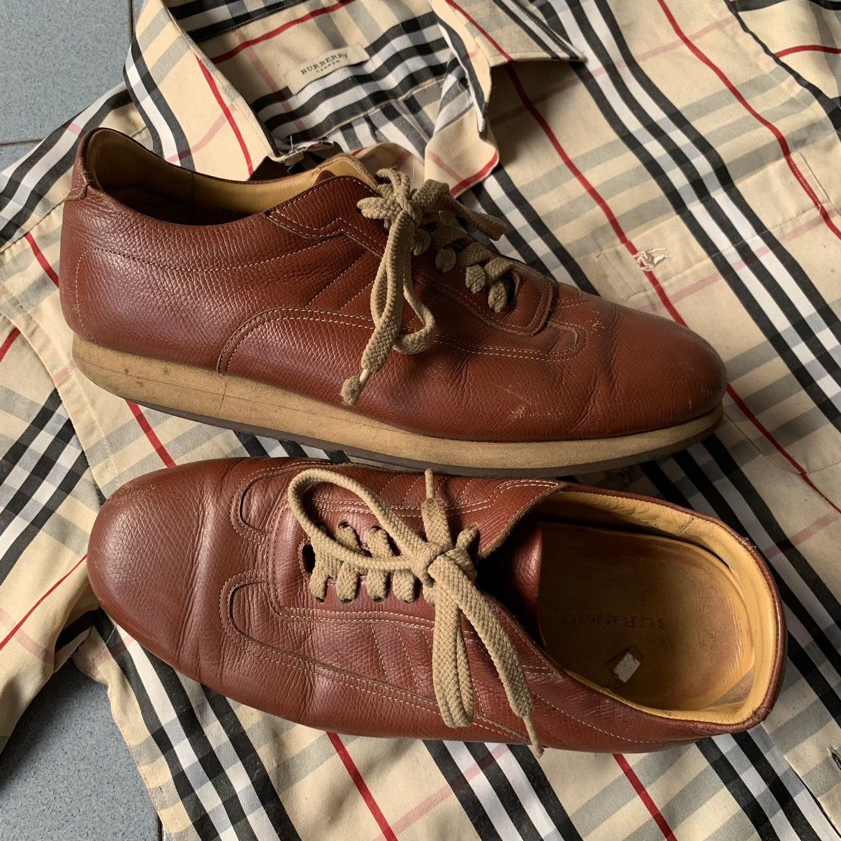 Burberry shoes bordeaux store