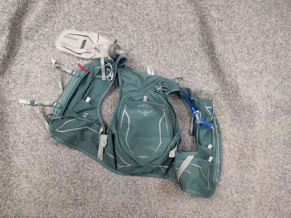 Osprey New Osprey Dyna 6 Hydration Vest Trail Running Flasks water ...