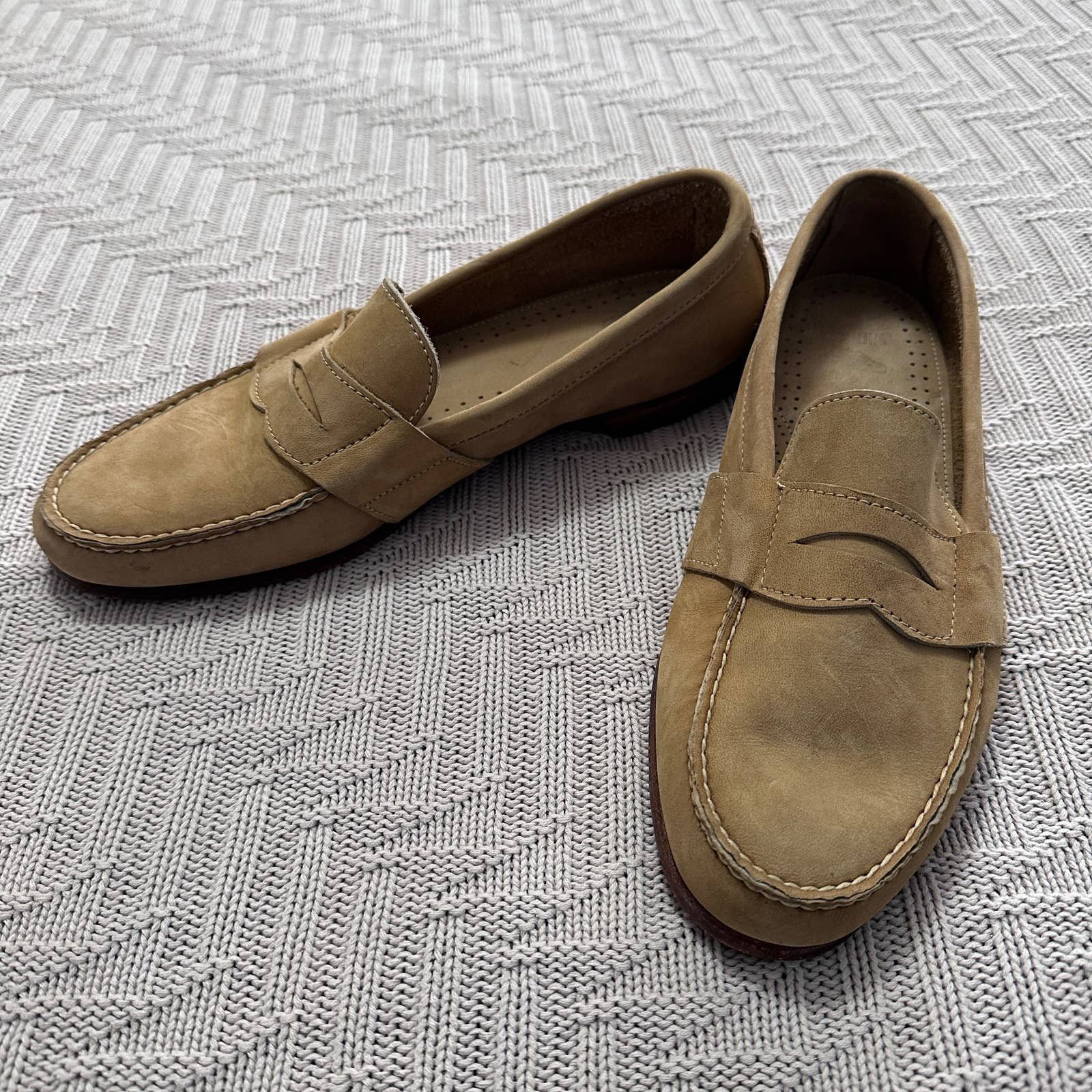 Bass Bass tan suede loafers | Grailed