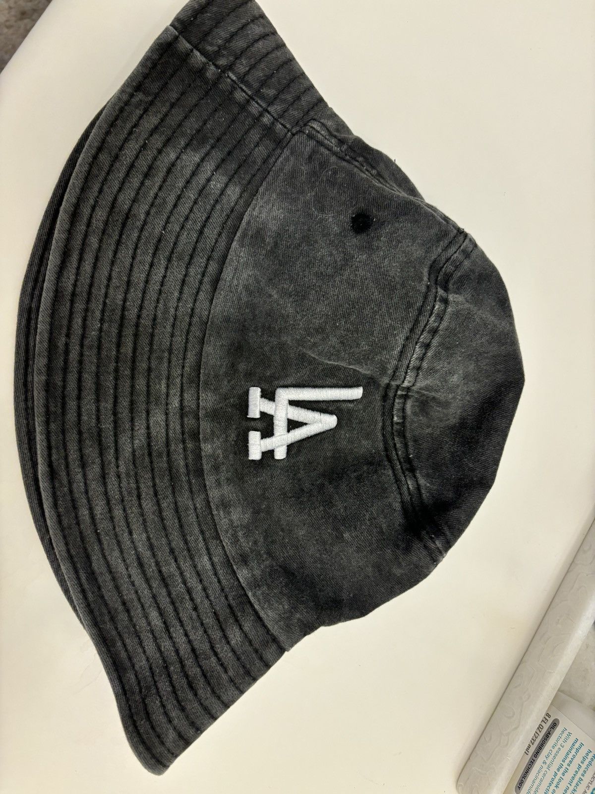 Streetwear LA BUCKET HAT | Grailed