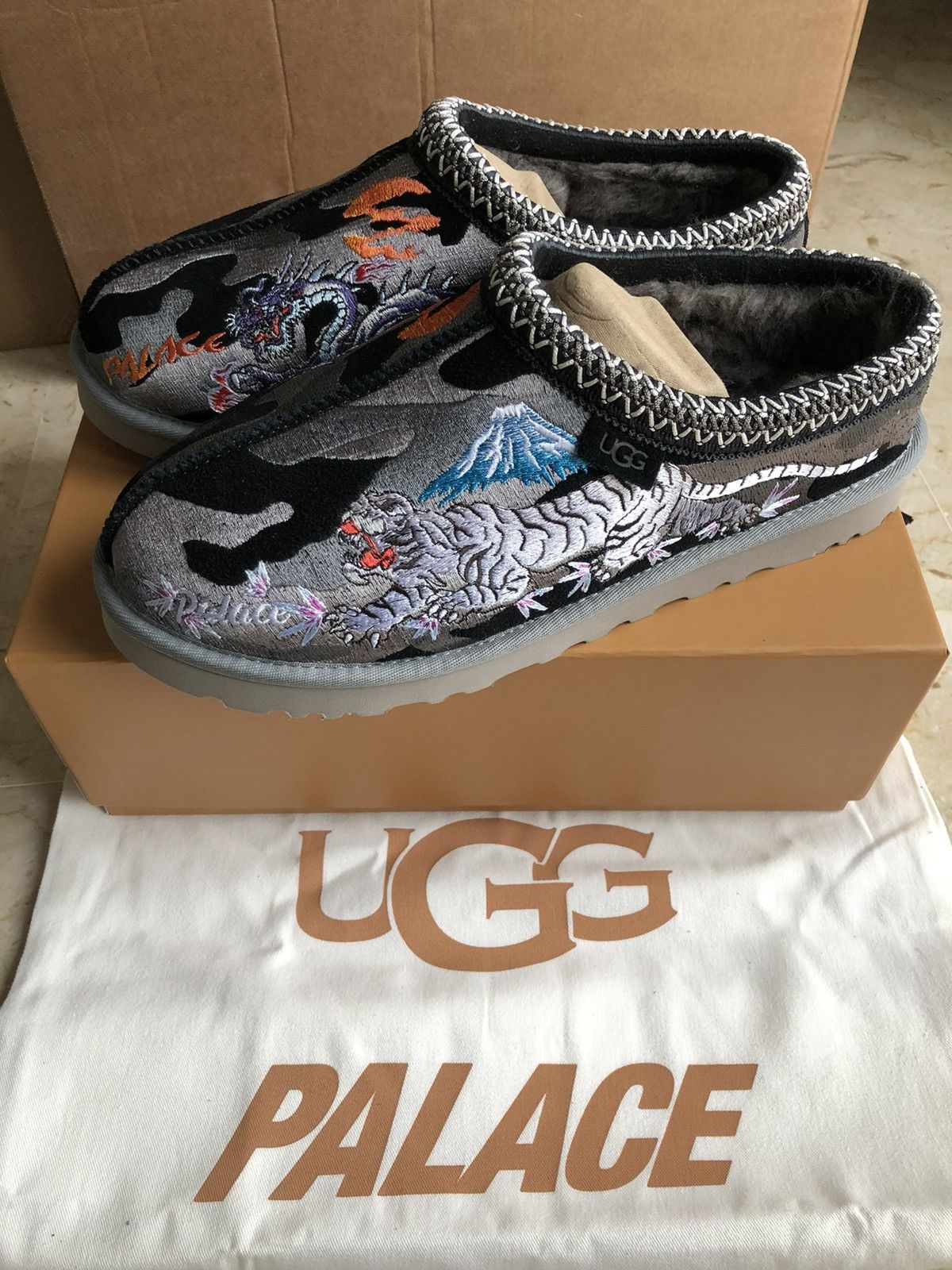Palace × Ugg UGG Tasman Slipper Palac black Camo tiger dragon | Grailed